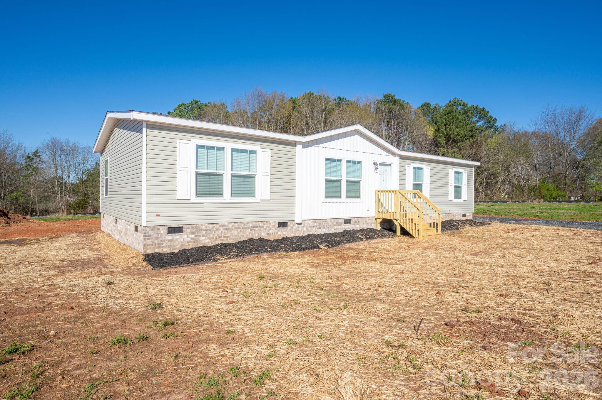 808 W Eagleview Lane, Lawndale, NC - photo 3 of 34