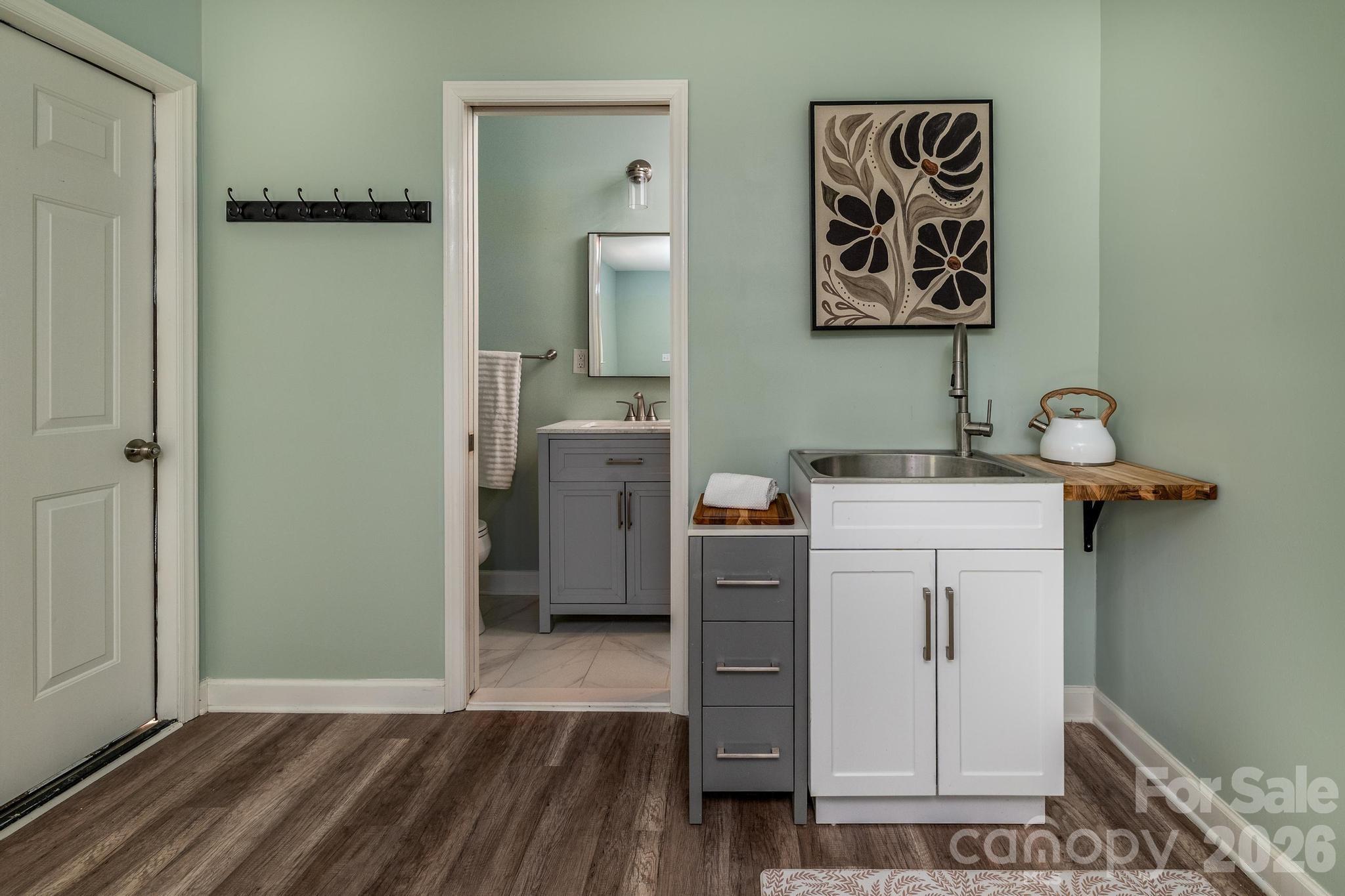 Photo 43 of 3828 Oakwood Road, Charlotte, NC