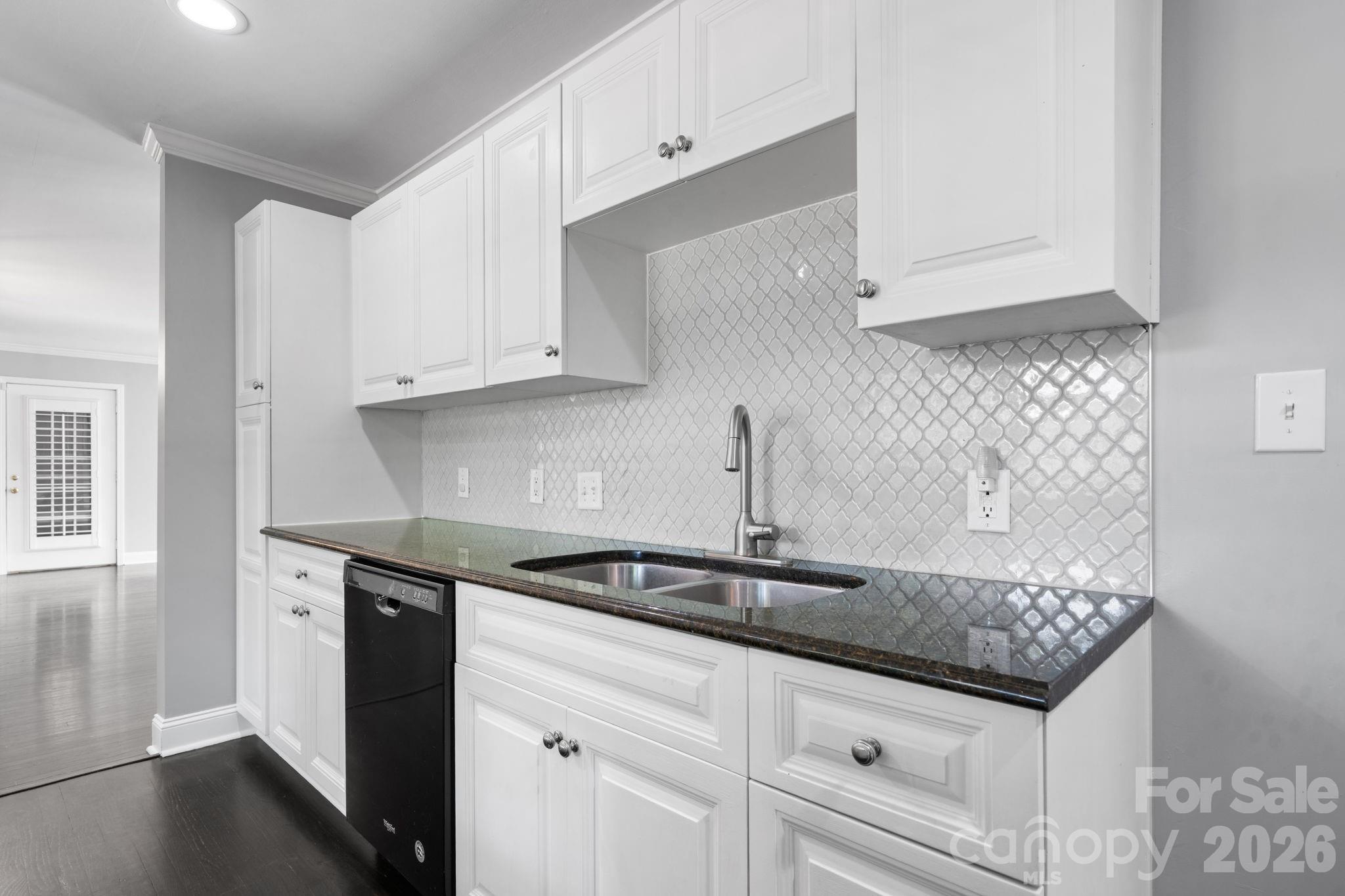 14214 Honeysuckle Ridge Drive, Matthews, NC - photo 12 of 47