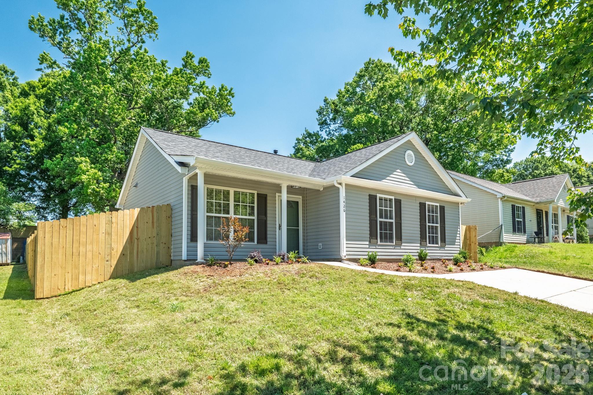 1426 Fontana Avenue, Charlotte, NC - photo 3 of 43