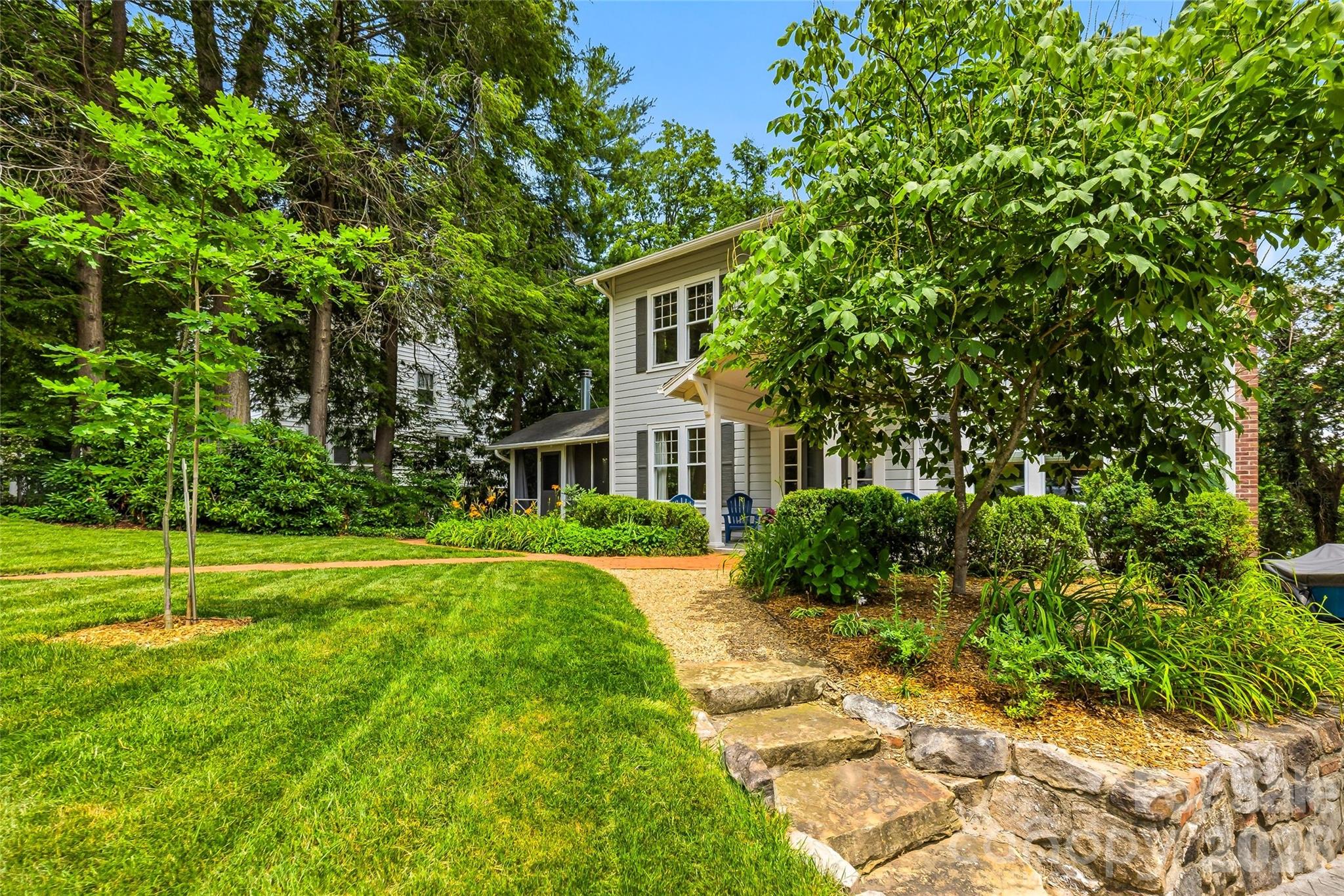 Home for sale at 1620 Norwood Place, Hendersonville, NC — photo 7 of 35