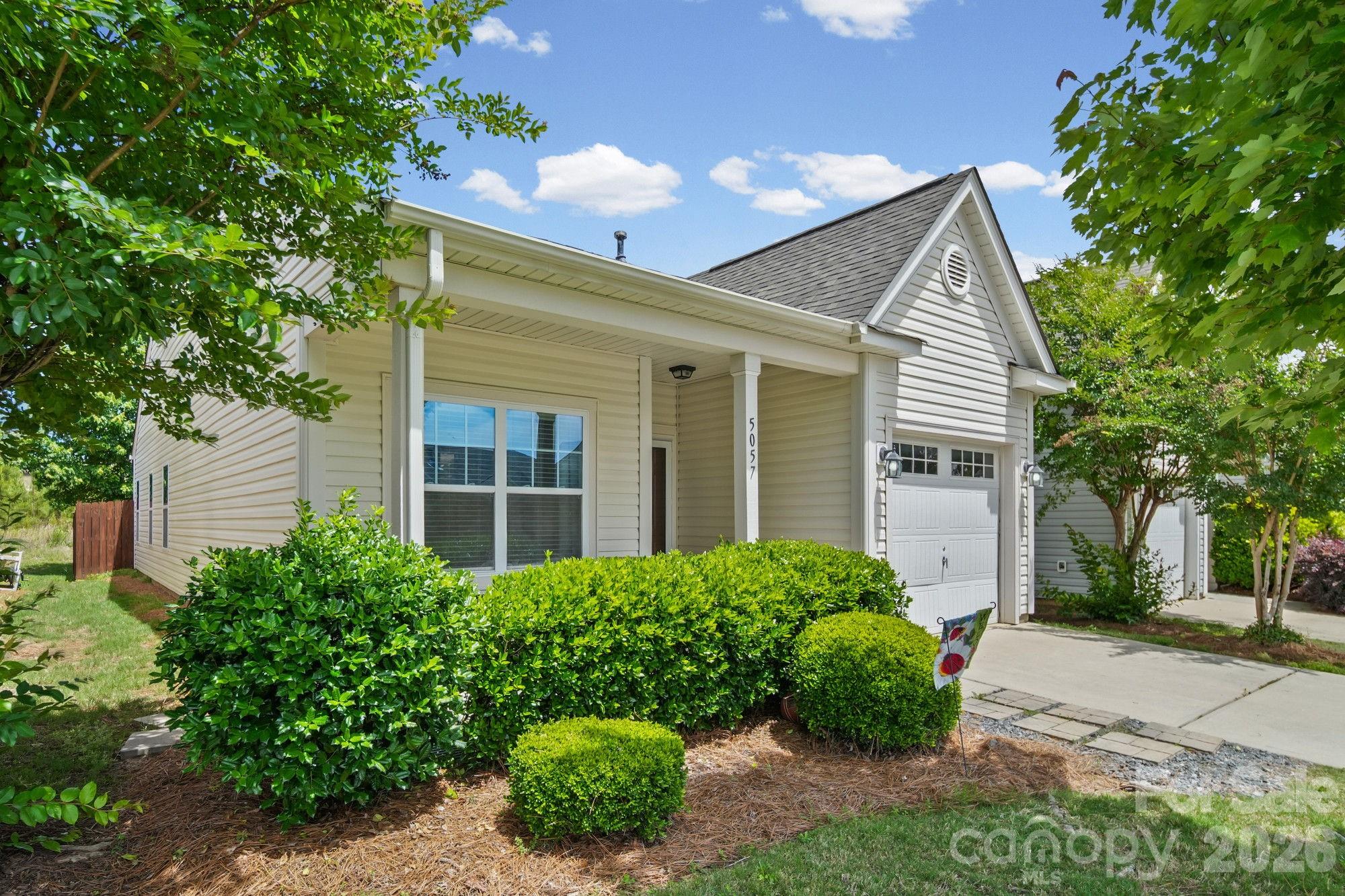 5057 Newport Lakes Drive, Rock Hill, SC - photo 2 of 26