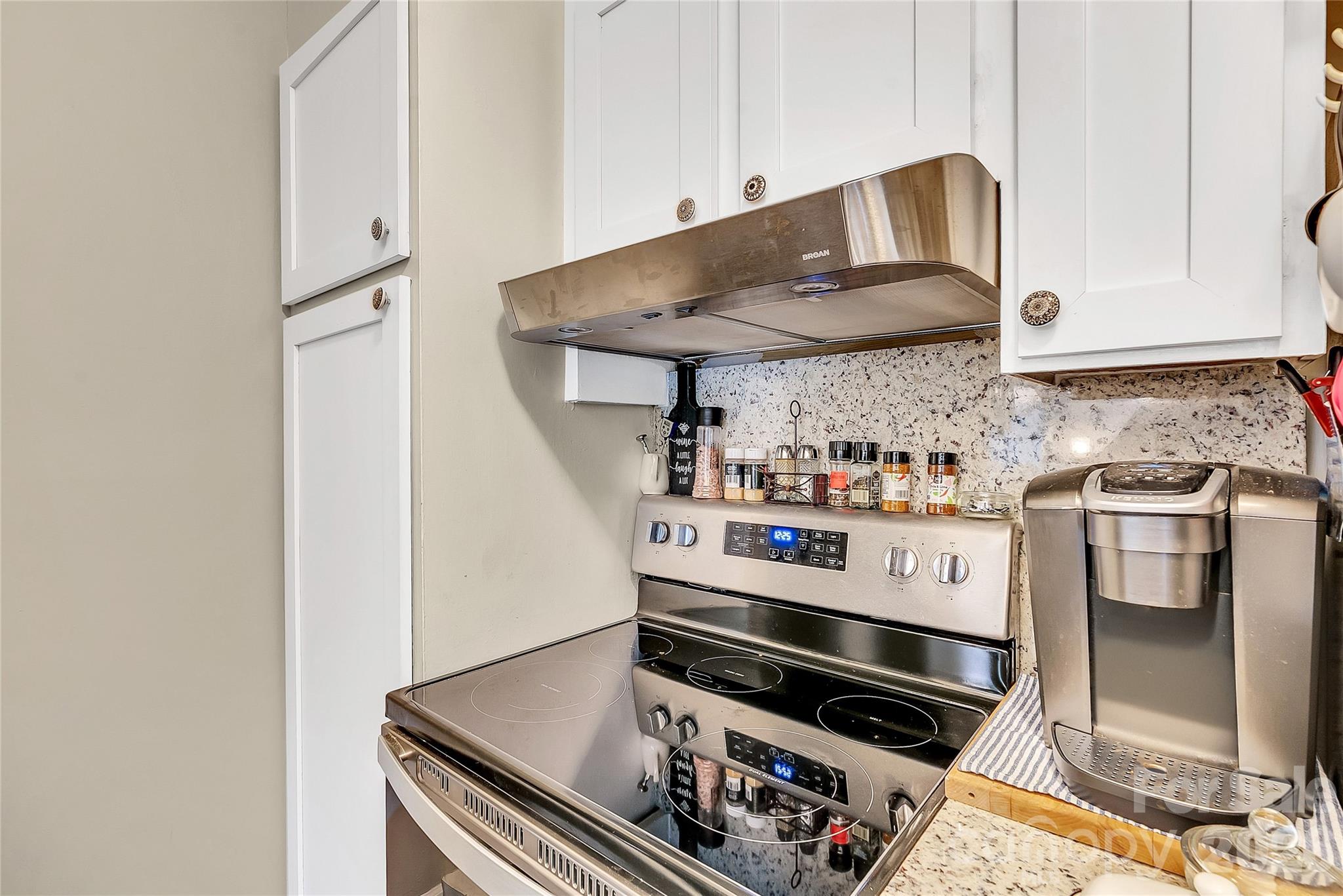 Photo 11 of 8073 Charter Oak Lane, Charlotte, NC