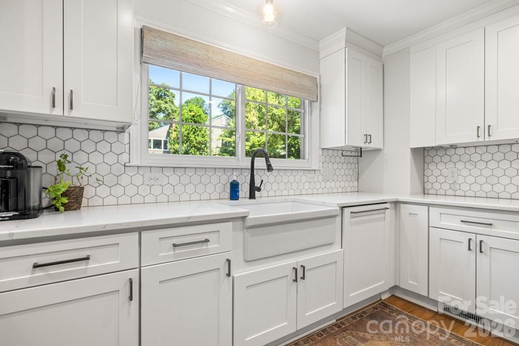 7814 Bradenton Drive, Charlotte, NC - photo 12 of 42