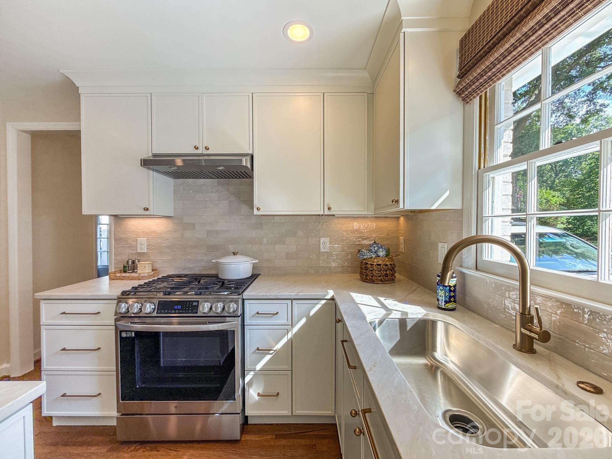 Photo 10 of 1301 E Barden Road, Charlotte, NC