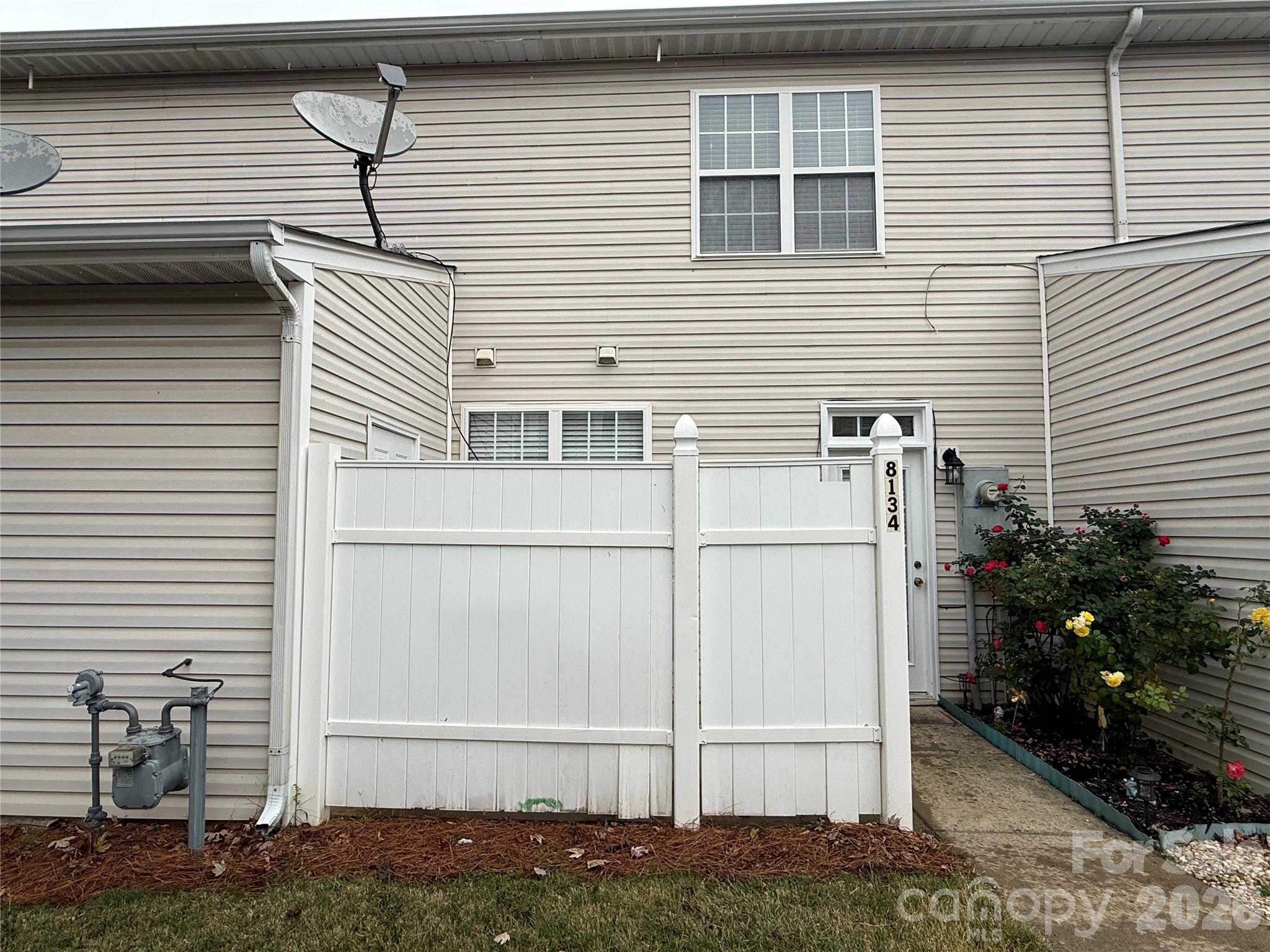 Photo 11 of 8134 Kings Creek Drive, Charlotte, NC