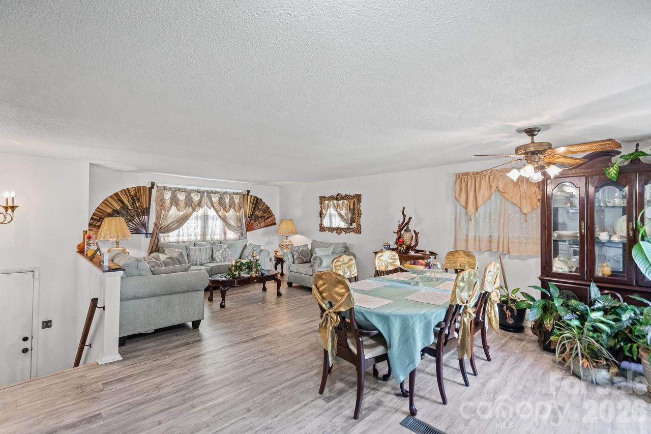 8619 Eaglewind Drive, Charlotte, NC - photo 3 of 26