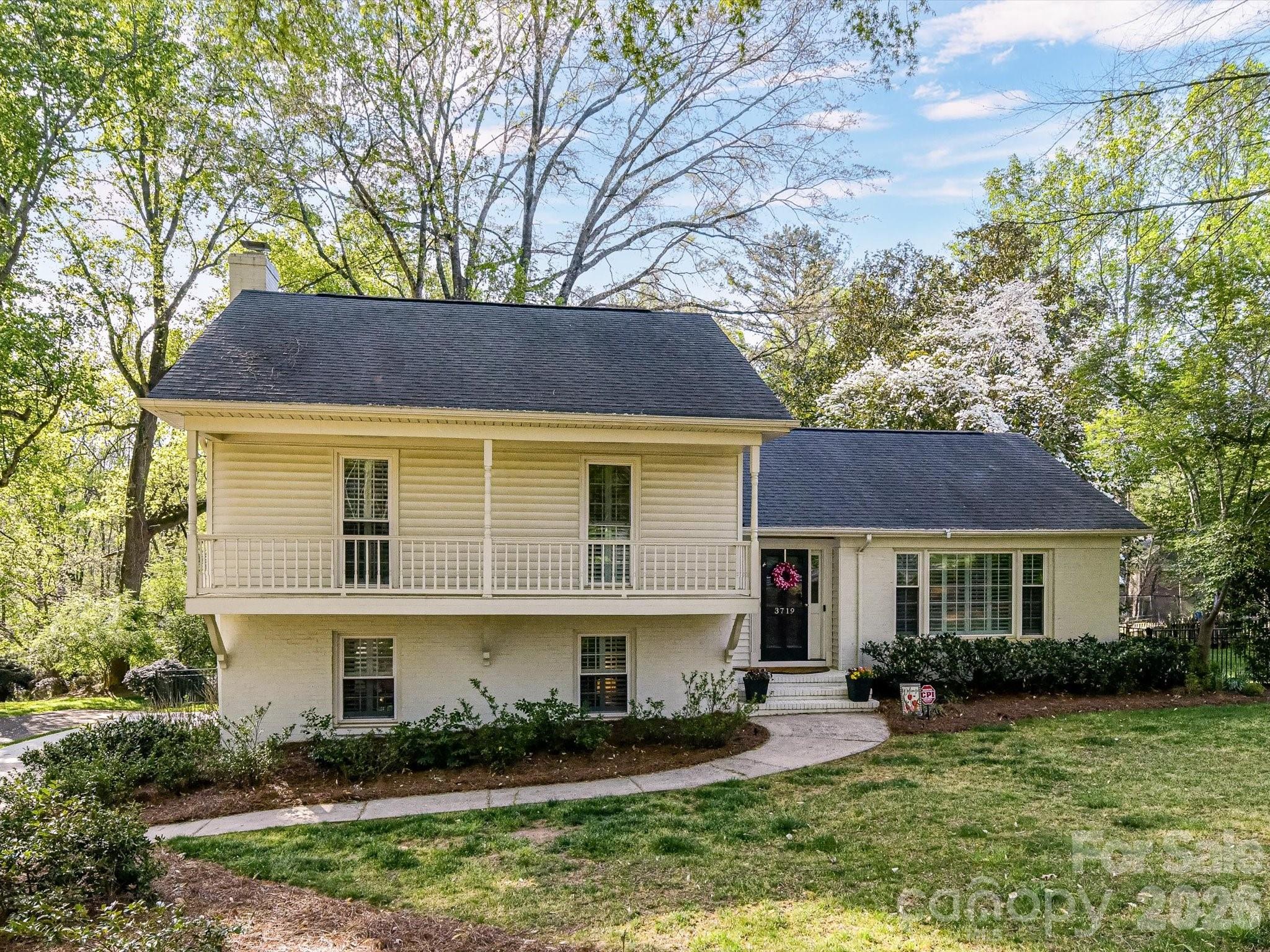 Photo 3 of 3719 Huckleberry Road, Charlotte, NC