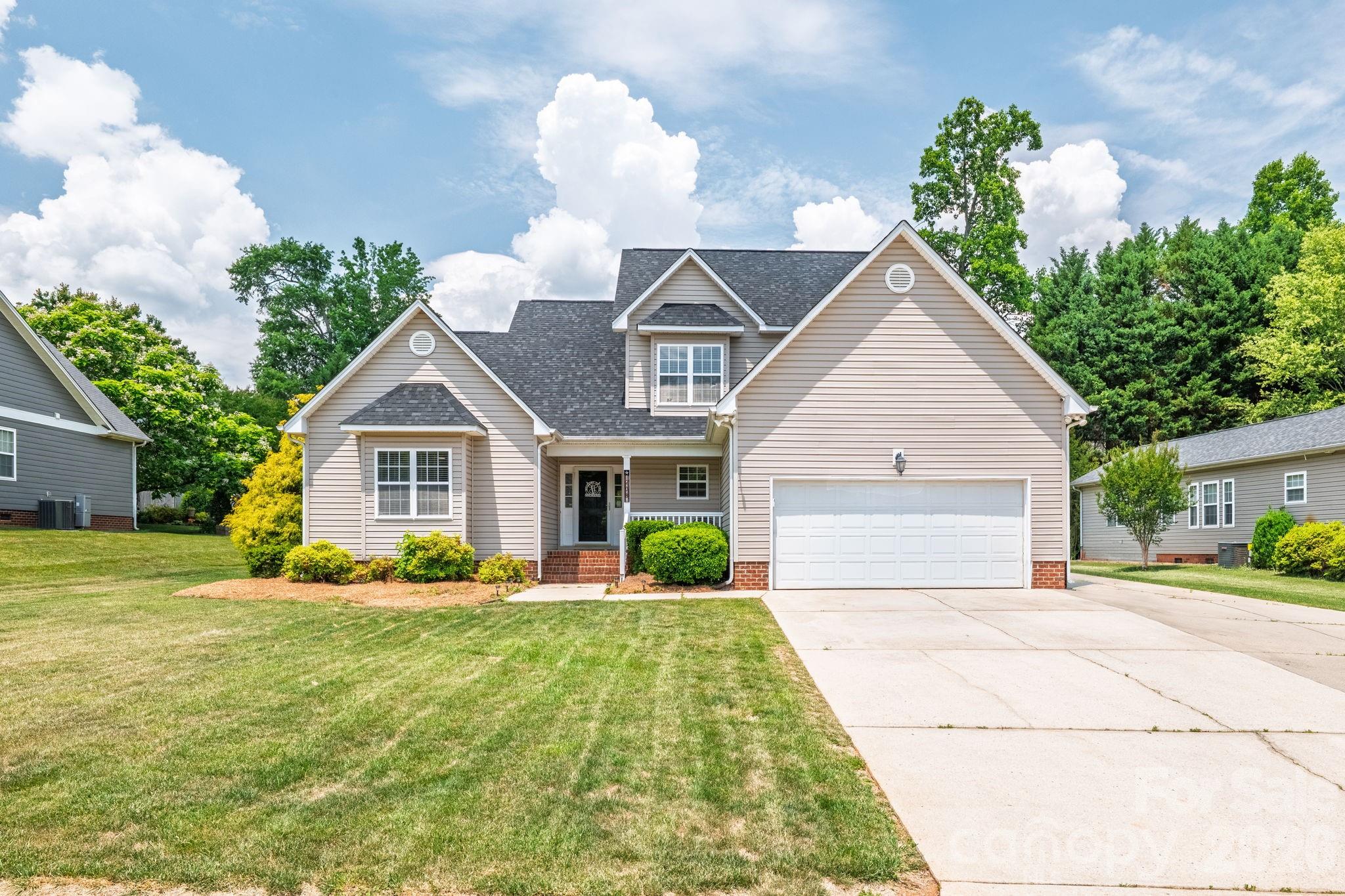 208 Deerfield Drive, Mount Holly, NC