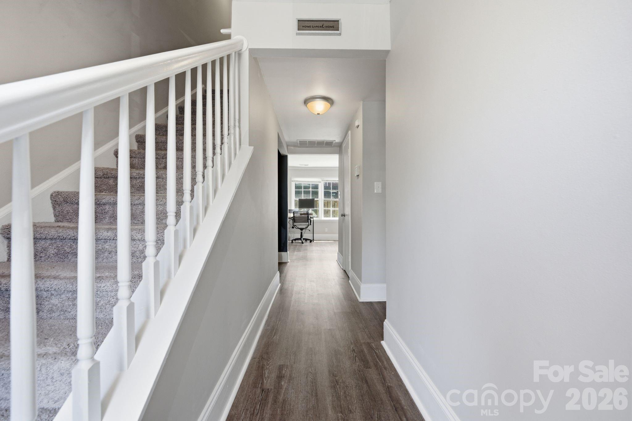 Photo 2 of 8033 Regent Park Lane, Charlotte, NC