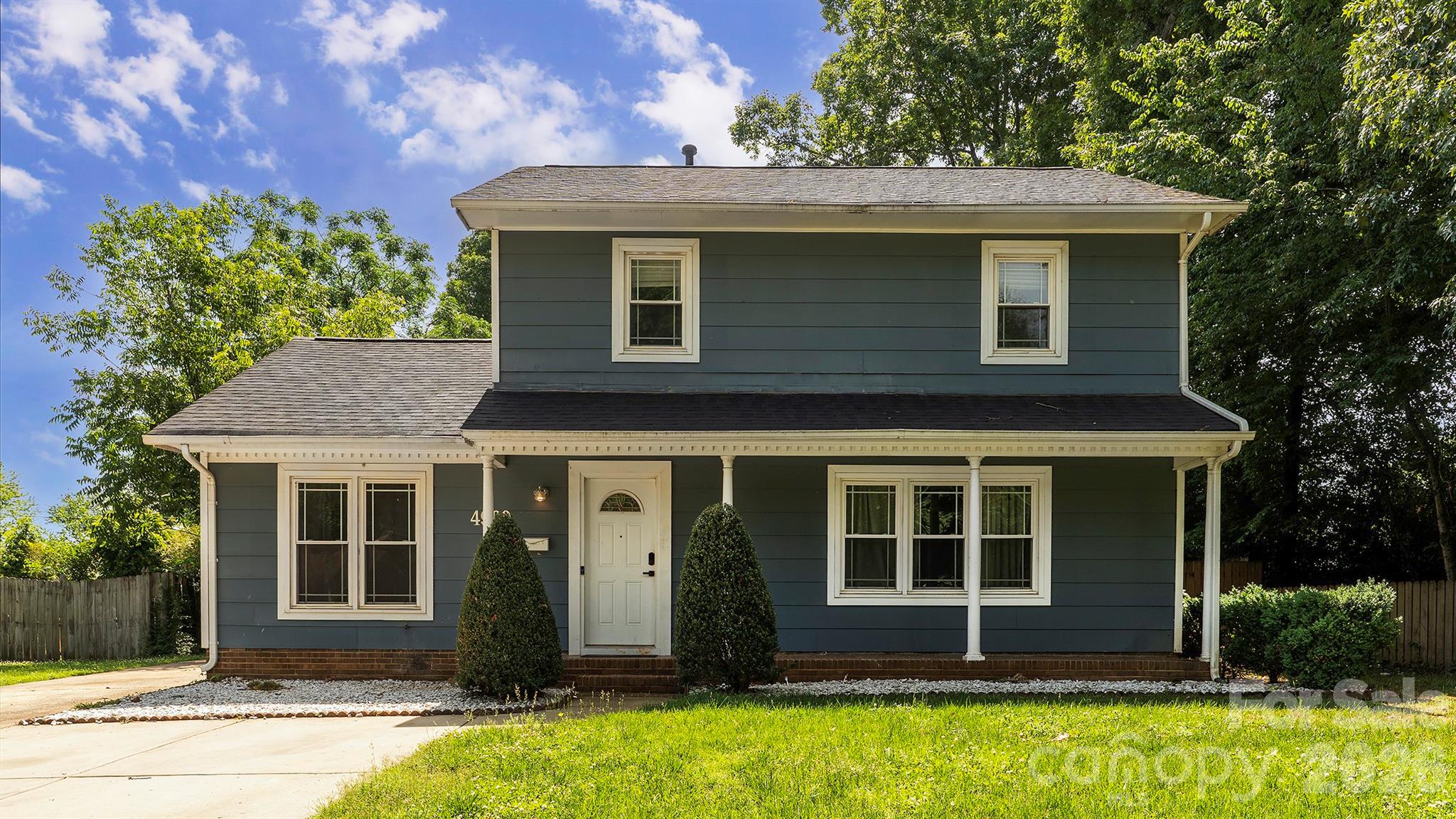 Home for sale at 4900 Carriage Drive Circle, Charlotte, NC — photo 1 of 21