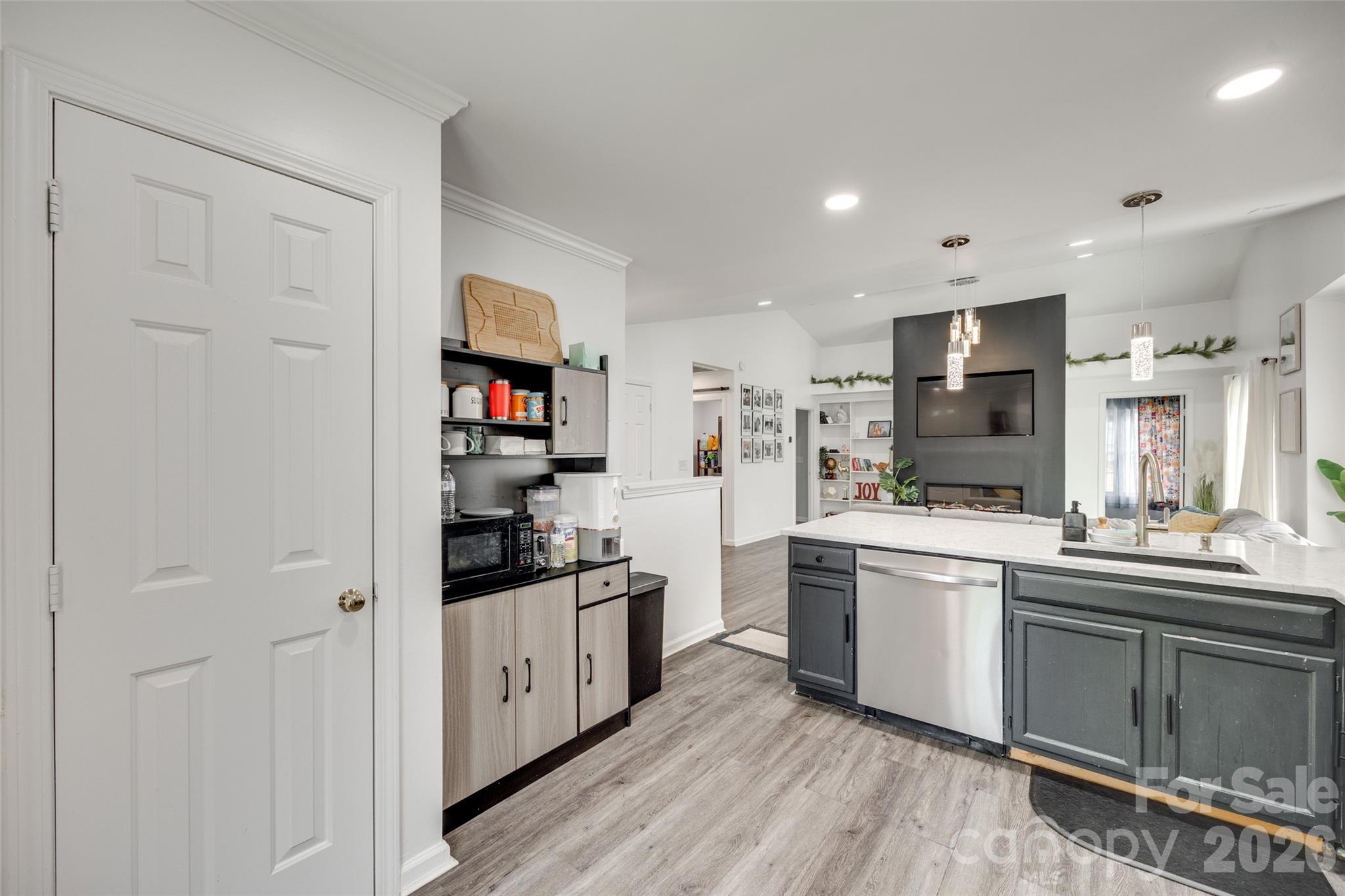 7442 Crestside Lane, Charlotte, NC - photo 9 of 26