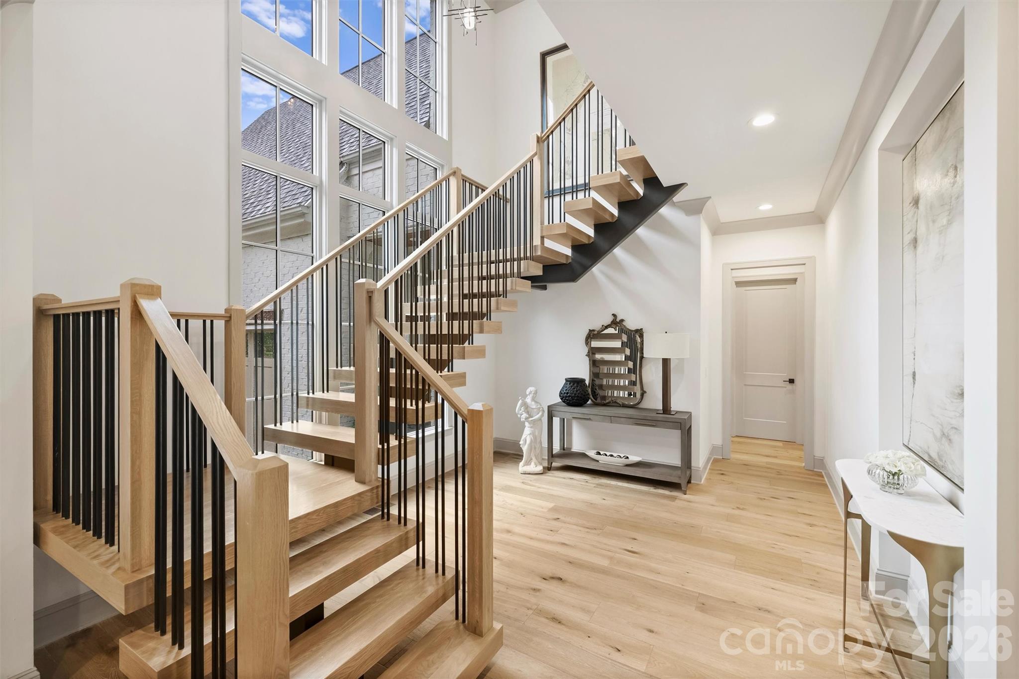 1525 Lynway Drive, Charlotte, NC - photo 4 of 49