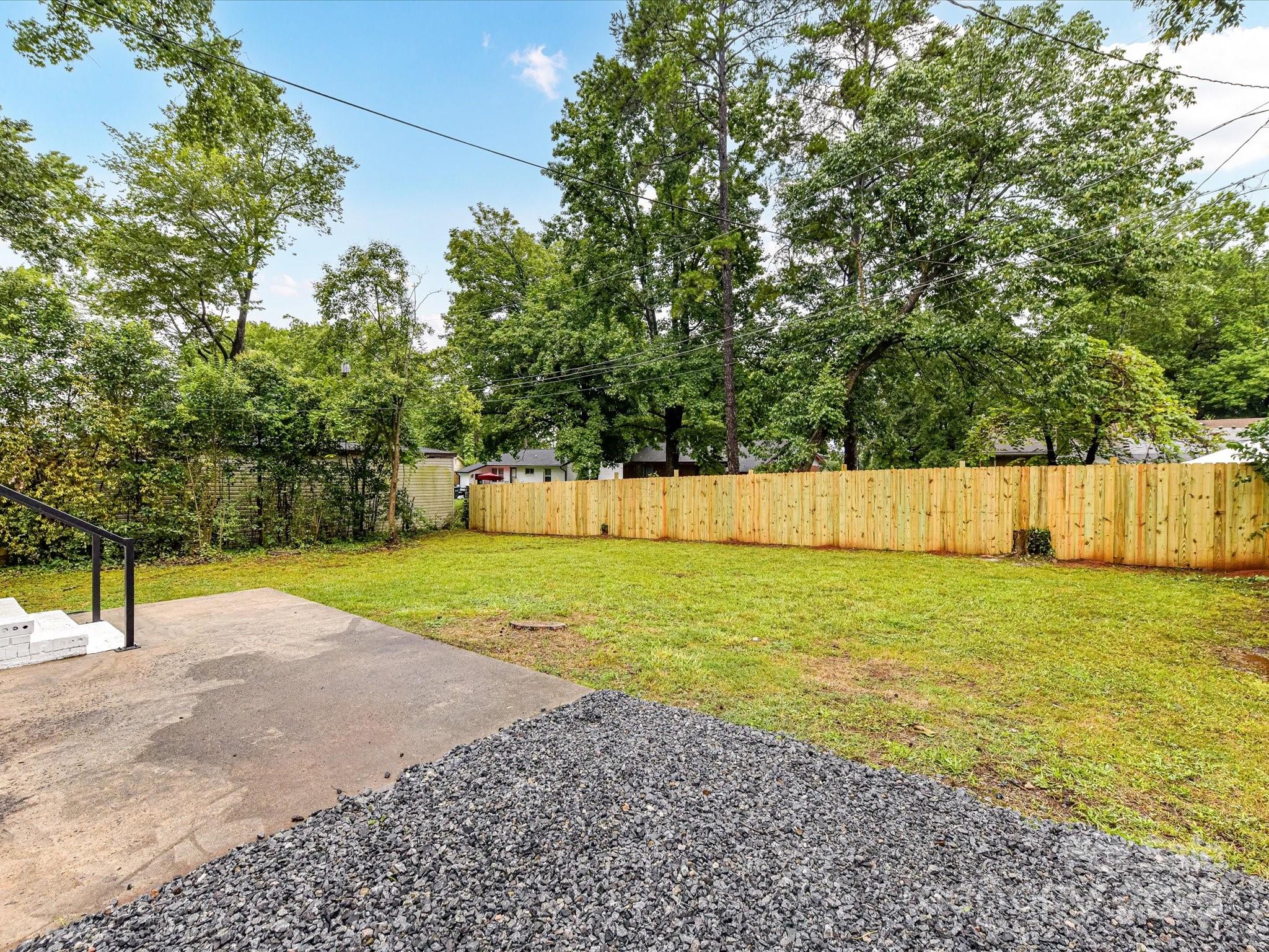 Photo 18 of 2508 Carrington Court, Charlotte, NC