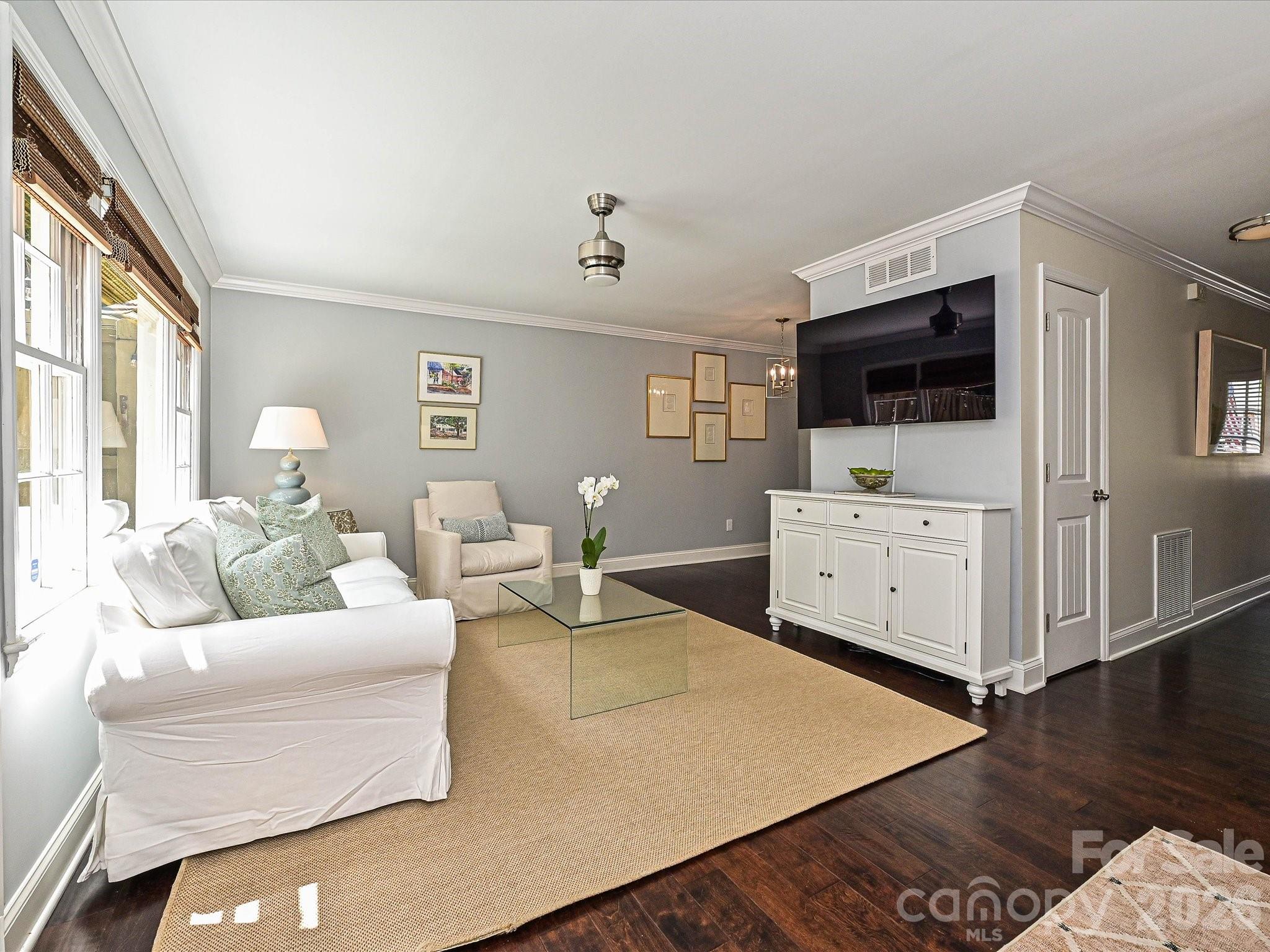 Photo 9 of 4611 Hedgemore DriveJ, Charlotte, NC