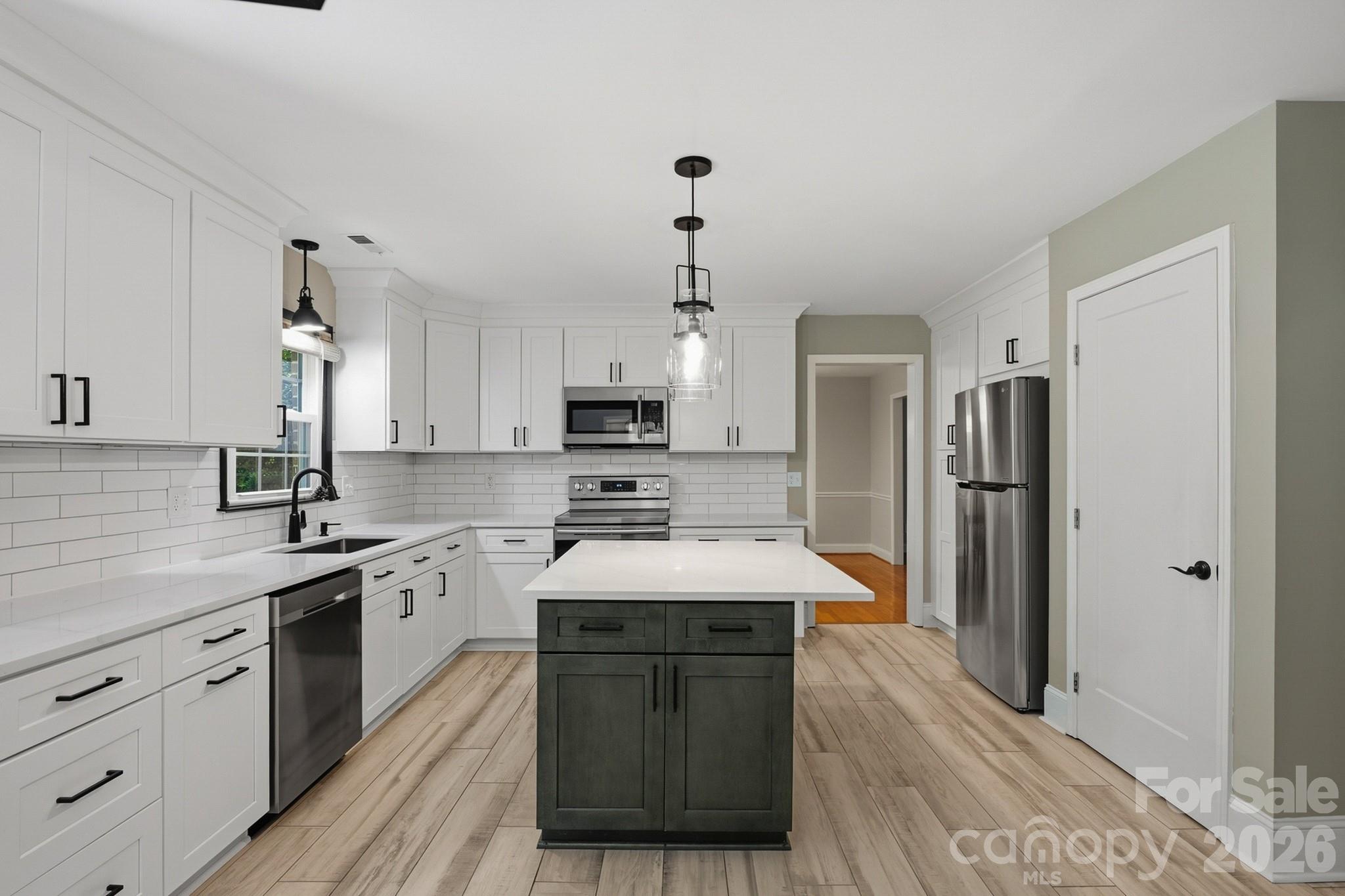 Photo 11 of 9918 Ridgemore Drive, Charlotte, NC