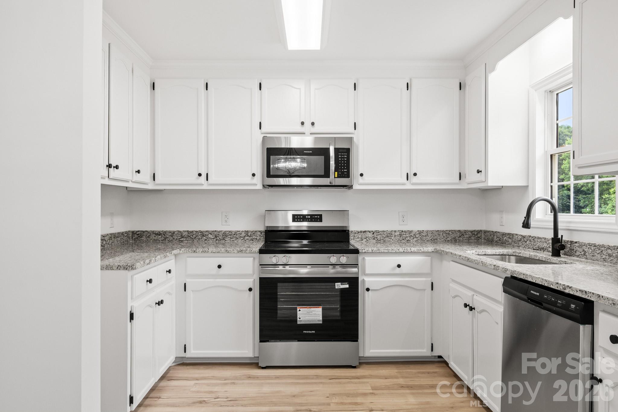 Photo 16 of 2931 Greenleaf Road, Clover, SC