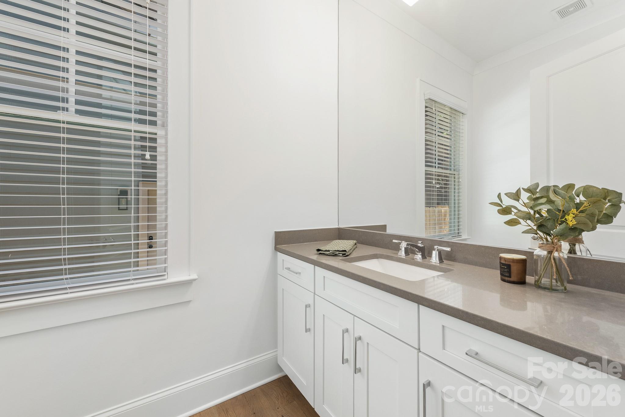 Home for sale at 1301 Catawba Avenue, Charlotte, NC — photo 8 of 39