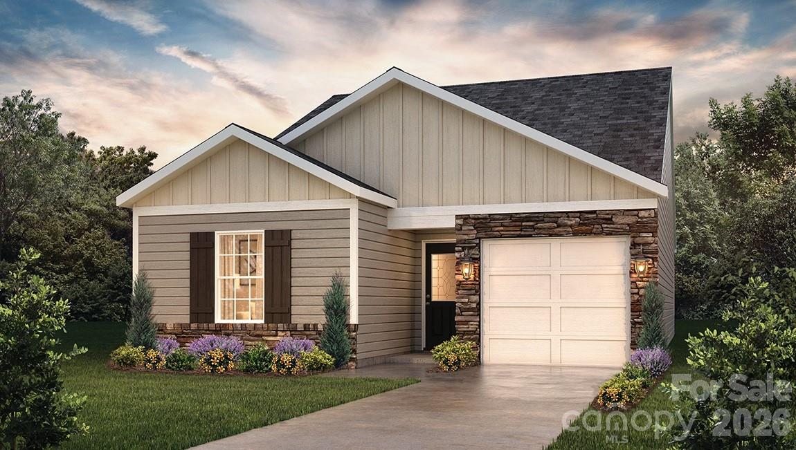 Photo 2 of 658 13th Avenue Drive NE, Hickory, NC