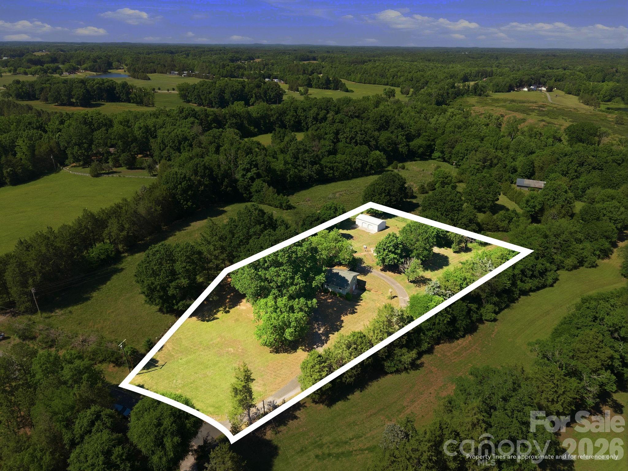 Photo 3 of 4571 Laurelwood Court, Concord, NC