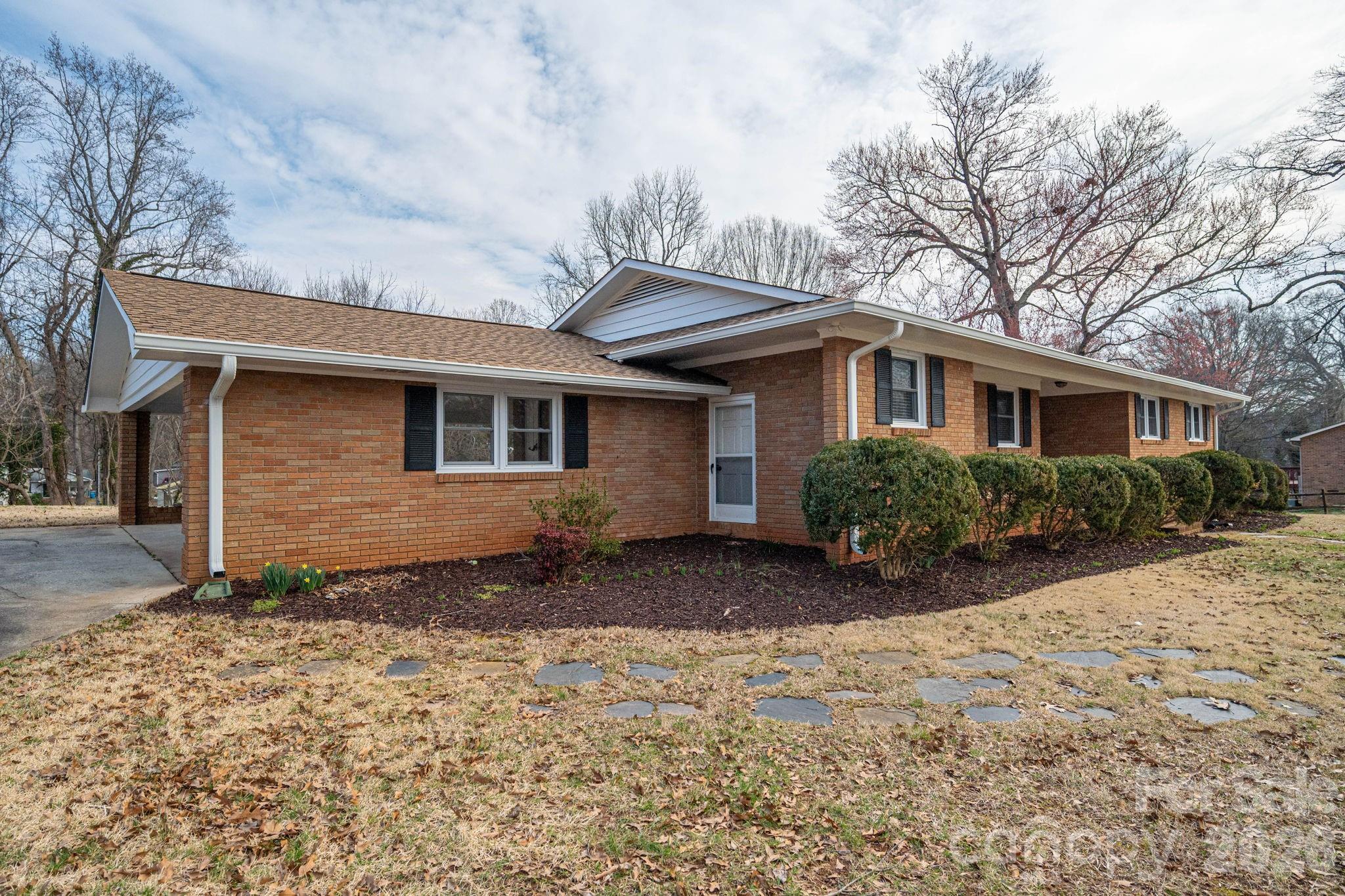 Photo 3 of 525 Julia Avenue, Belmont, NC