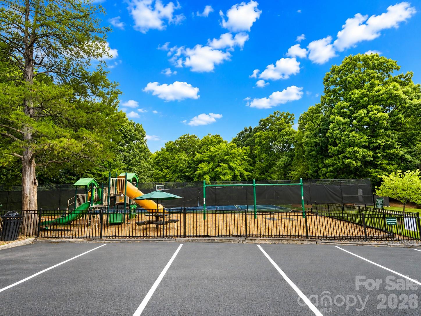 Home for sale at 6832 Charter Hills Road, Charlotte, NC — photo 25 of 28