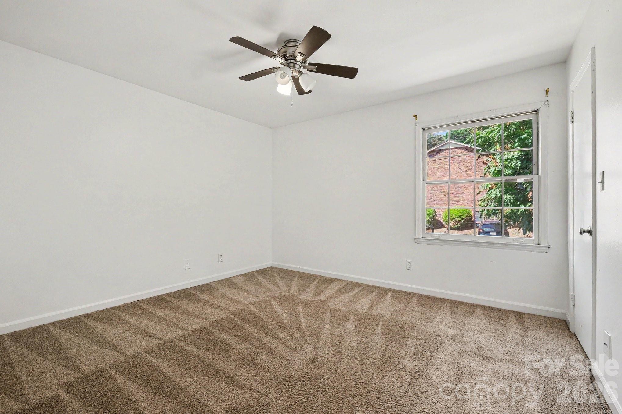 Photo 11 of 4329 Hathaway StreetB, Charlotte, NC