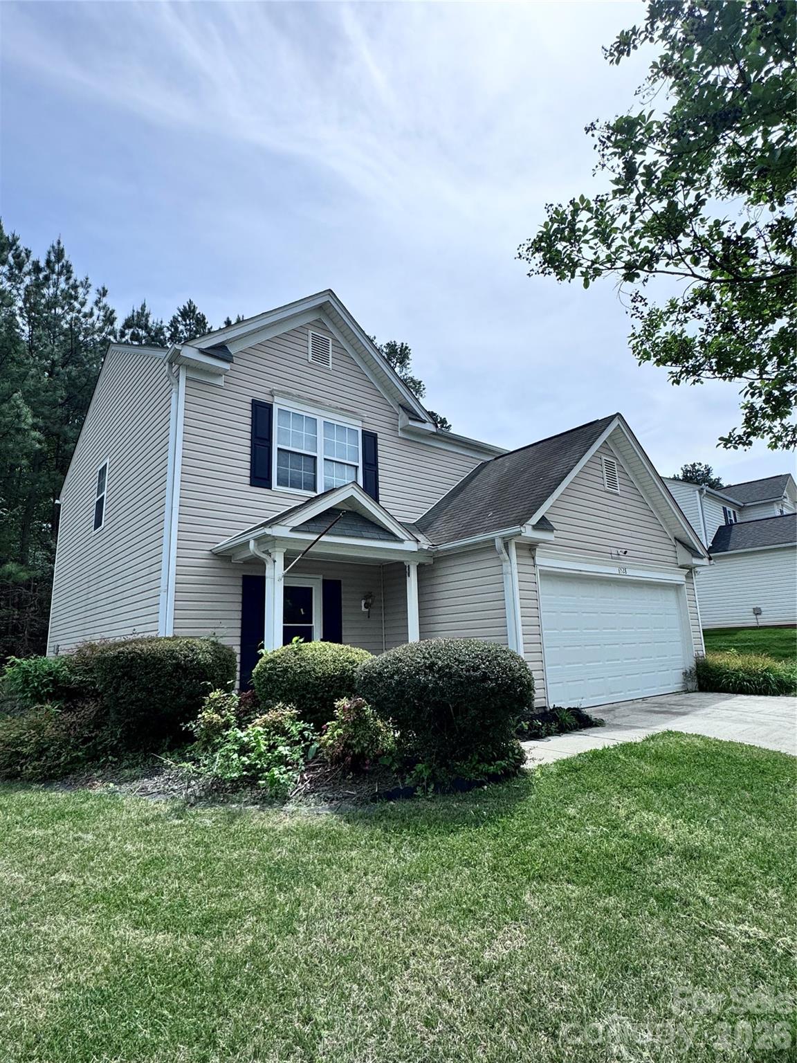 6528 Forest Cross Drive, Charlotte, NC - photo 2 of 24