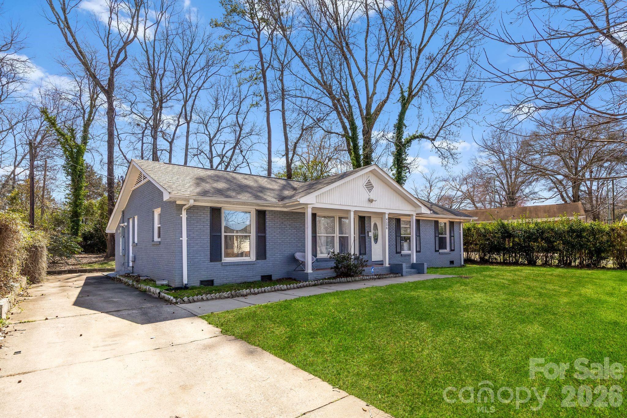 Photo 4 of 4508 Belle Plaine Drive, Charlotte, NC