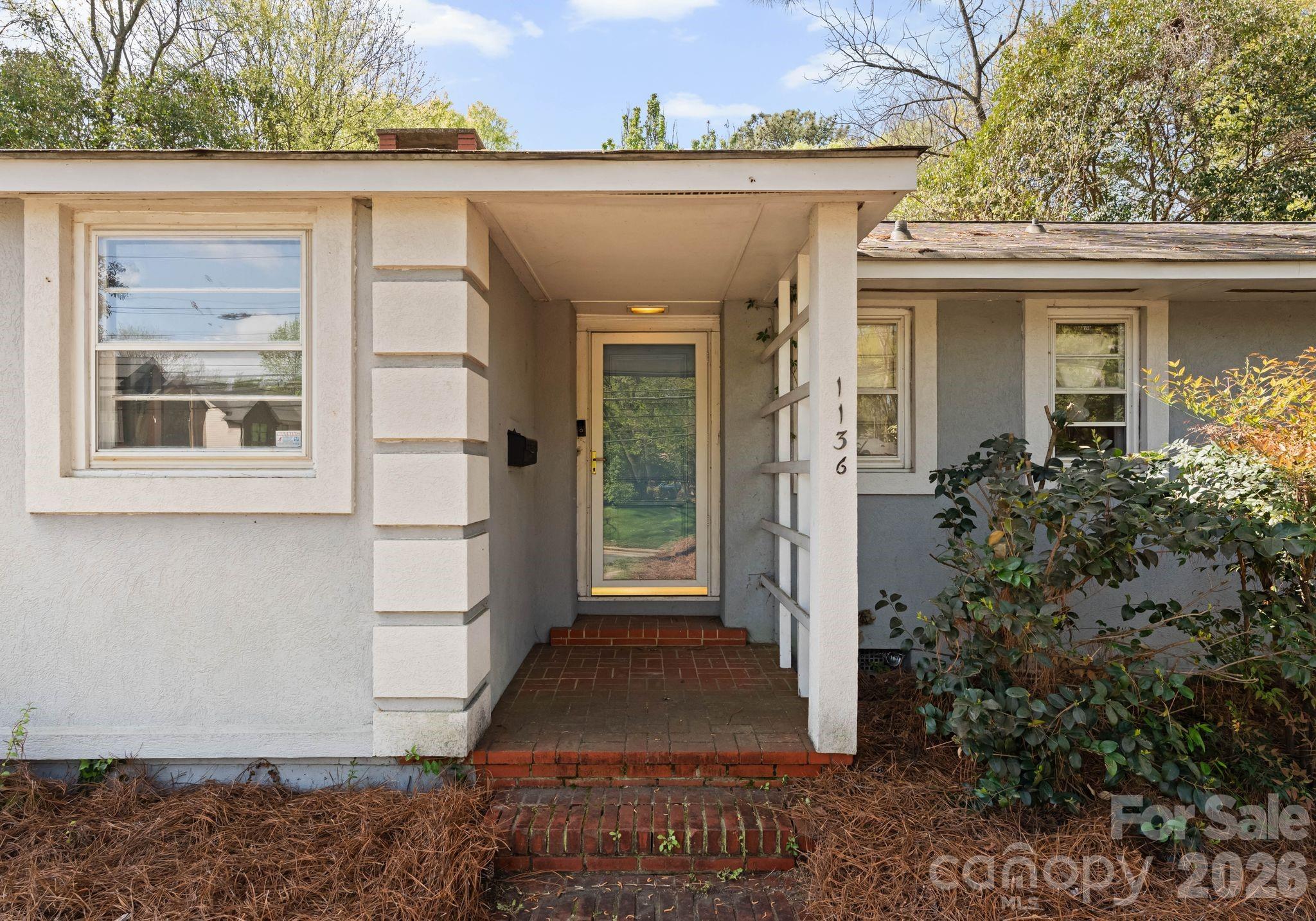 1136 E Woodlawn Road, Charlotte, NC - photo 2 of 48