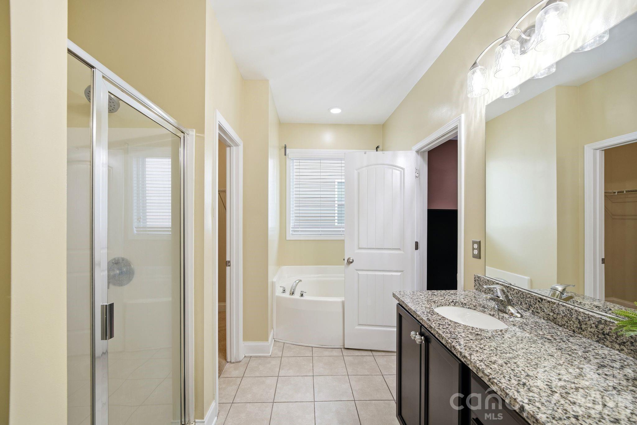 Photo 13 of 423 Knothole Lane, Charlotte, NC