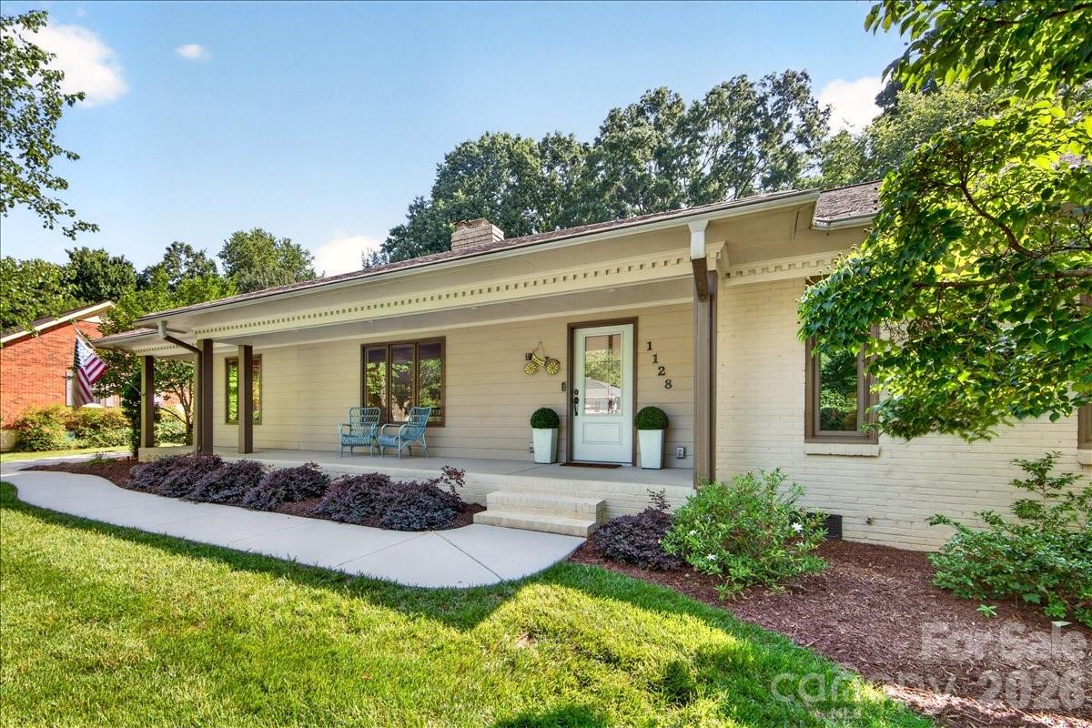 Photo 4 of 1128 Court Drive, Charlotte, NC
