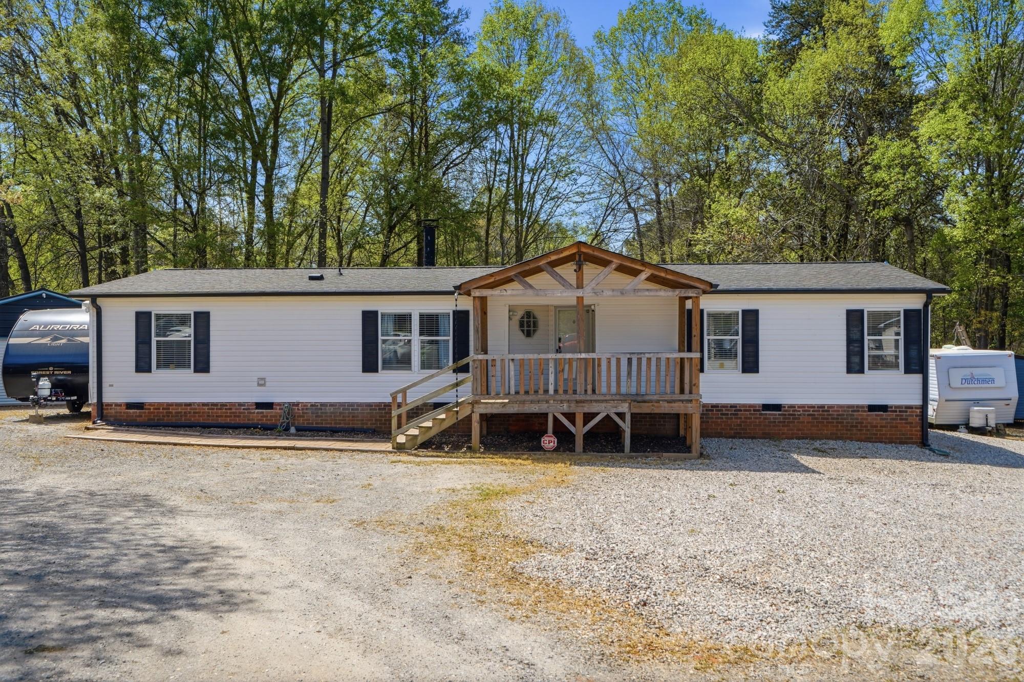 605 Ridgewood Court, Mount Holly, NC