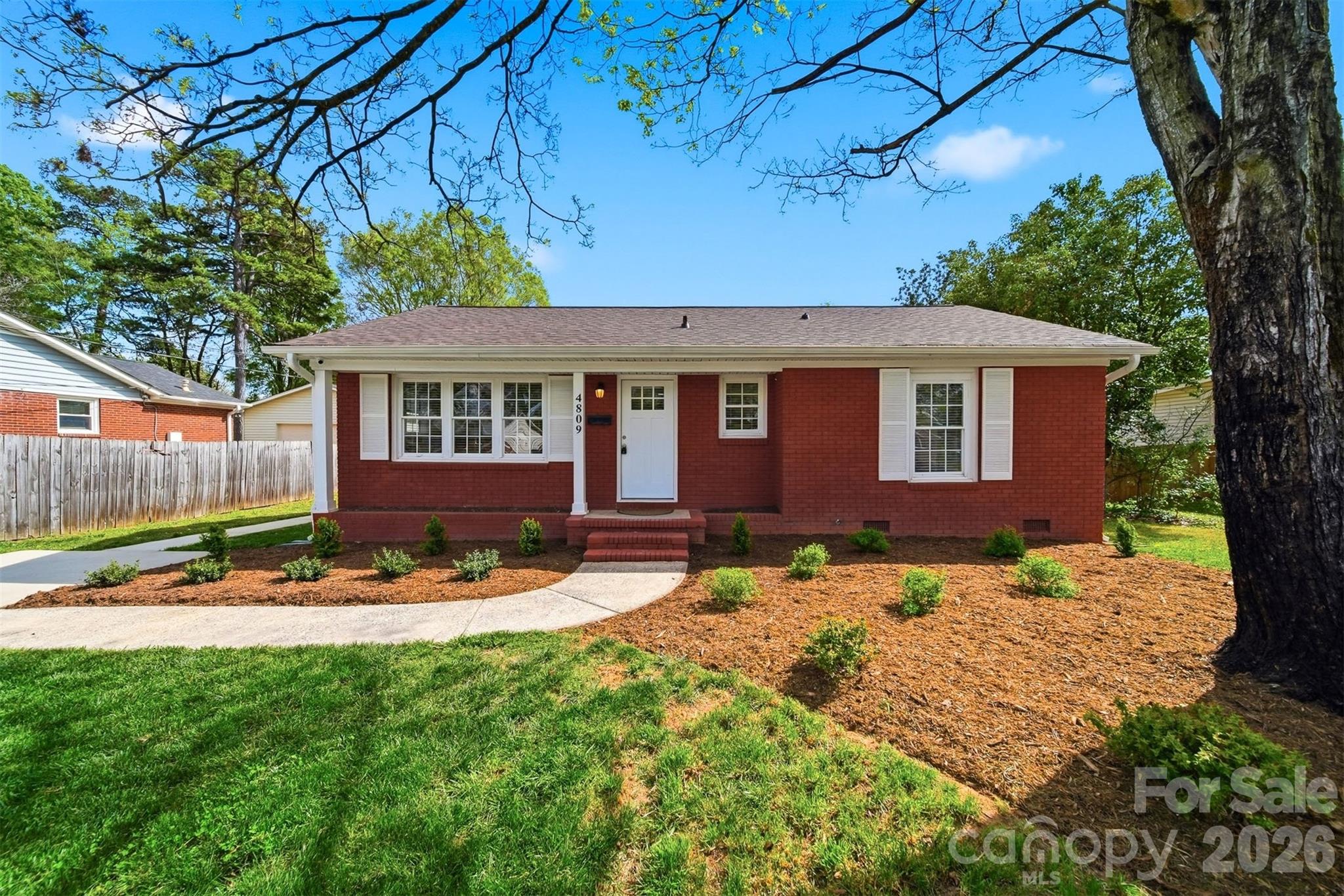 Photo 2 of 4809 Brooktree Drive, Charlotte, NC