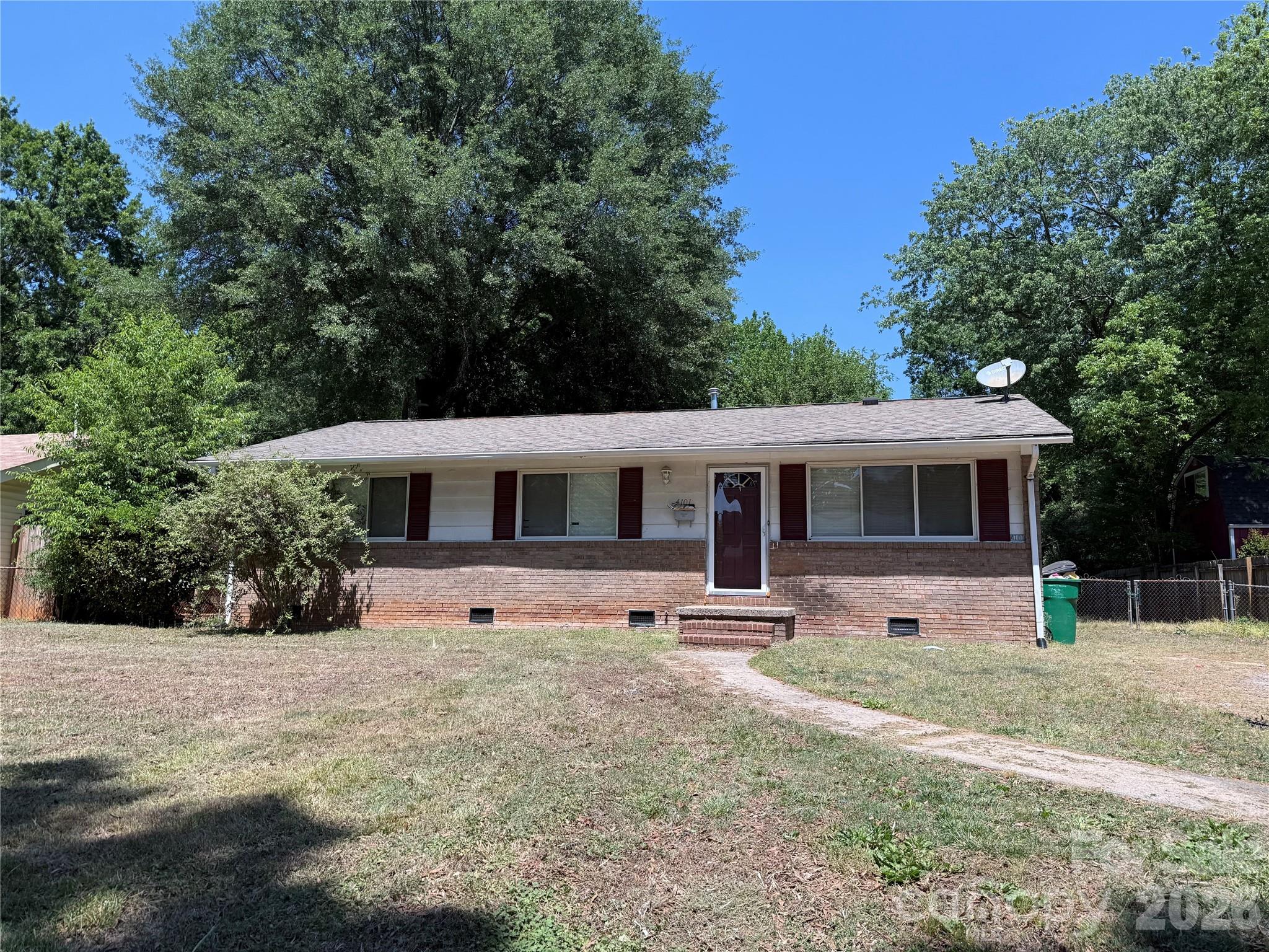 Home for sale at 4101 Foxford Place, Charlotte, NC — photo 1 of 16