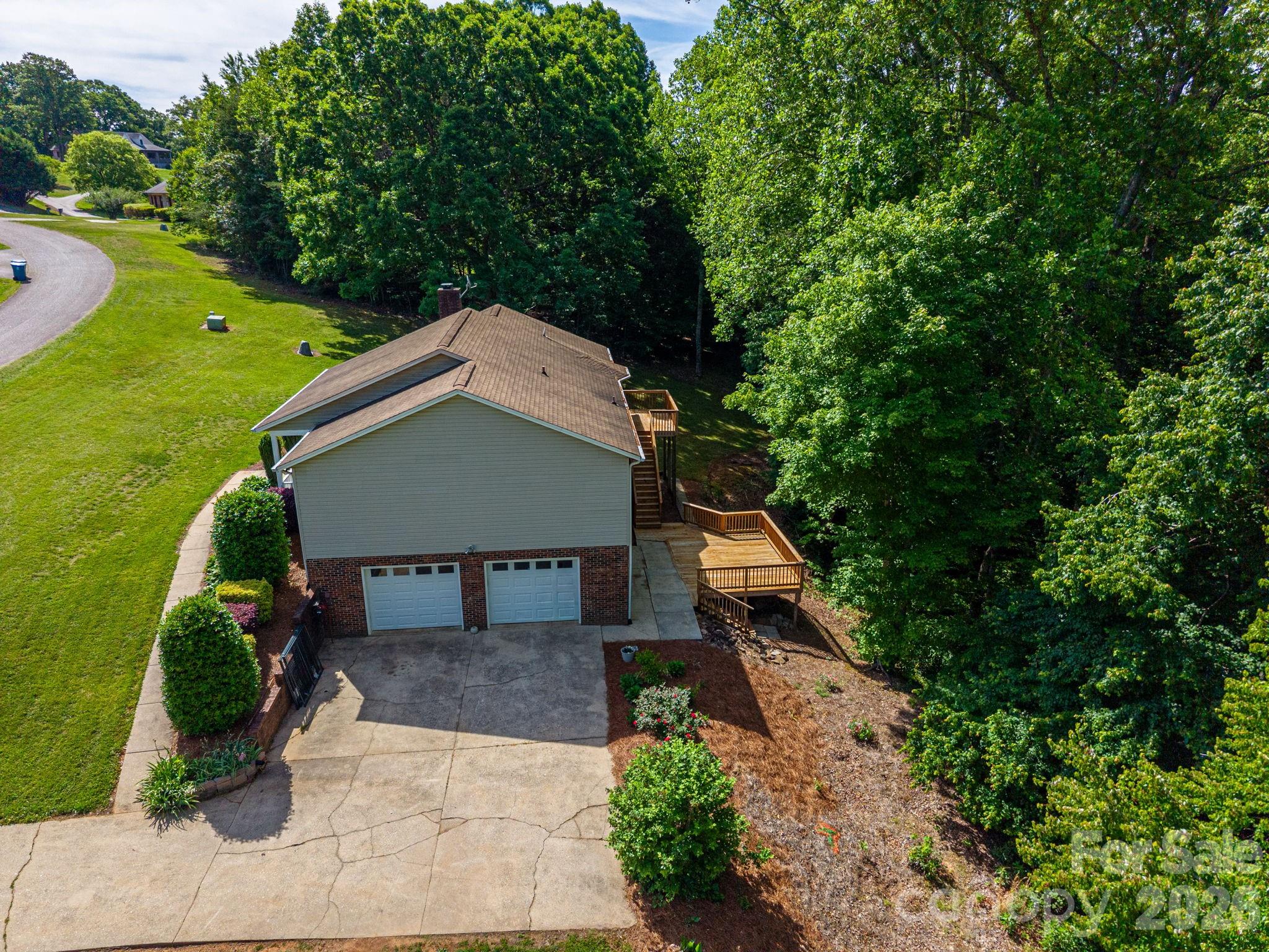 6097 Tuckborough Road, Hickory, NC - photo 40 of 48