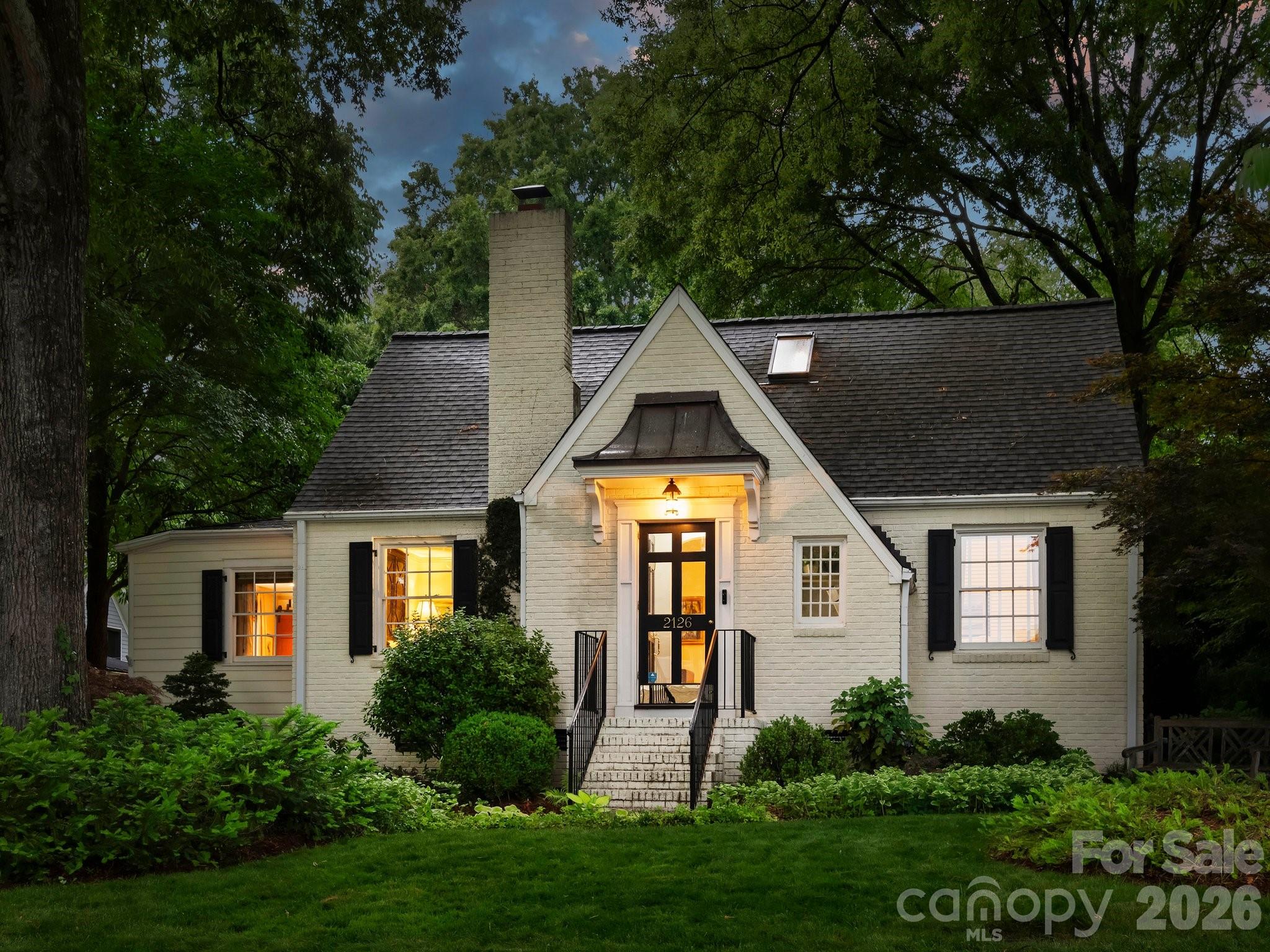 Home for sale at 2126 Cumberland Avenue, Charlotte, NC — photo 1 of 43