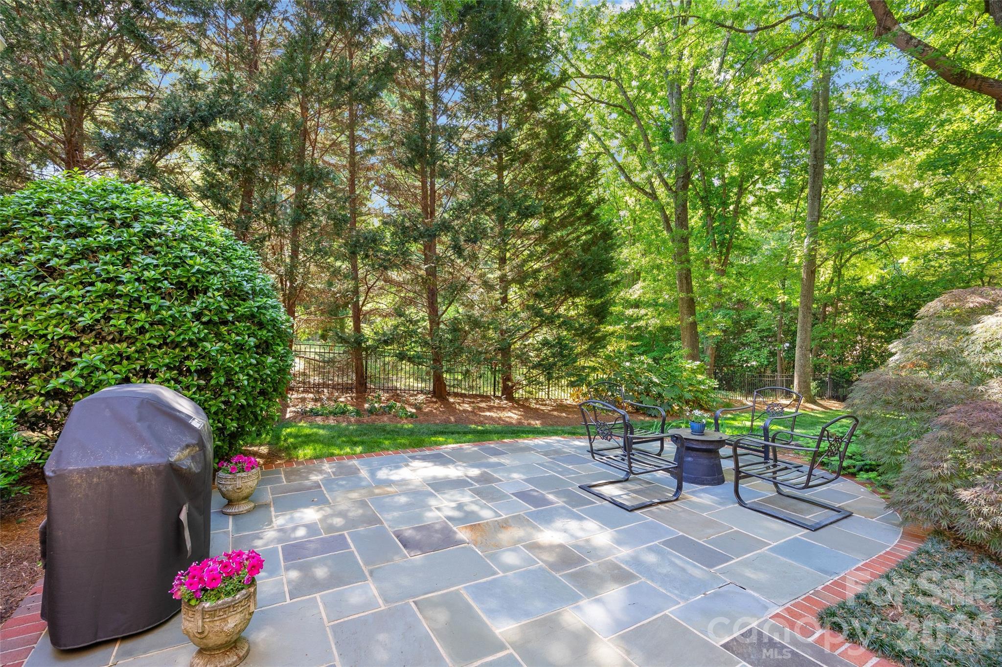 Photo 4 of 4026 Sharon View Road, Charlotte, NC