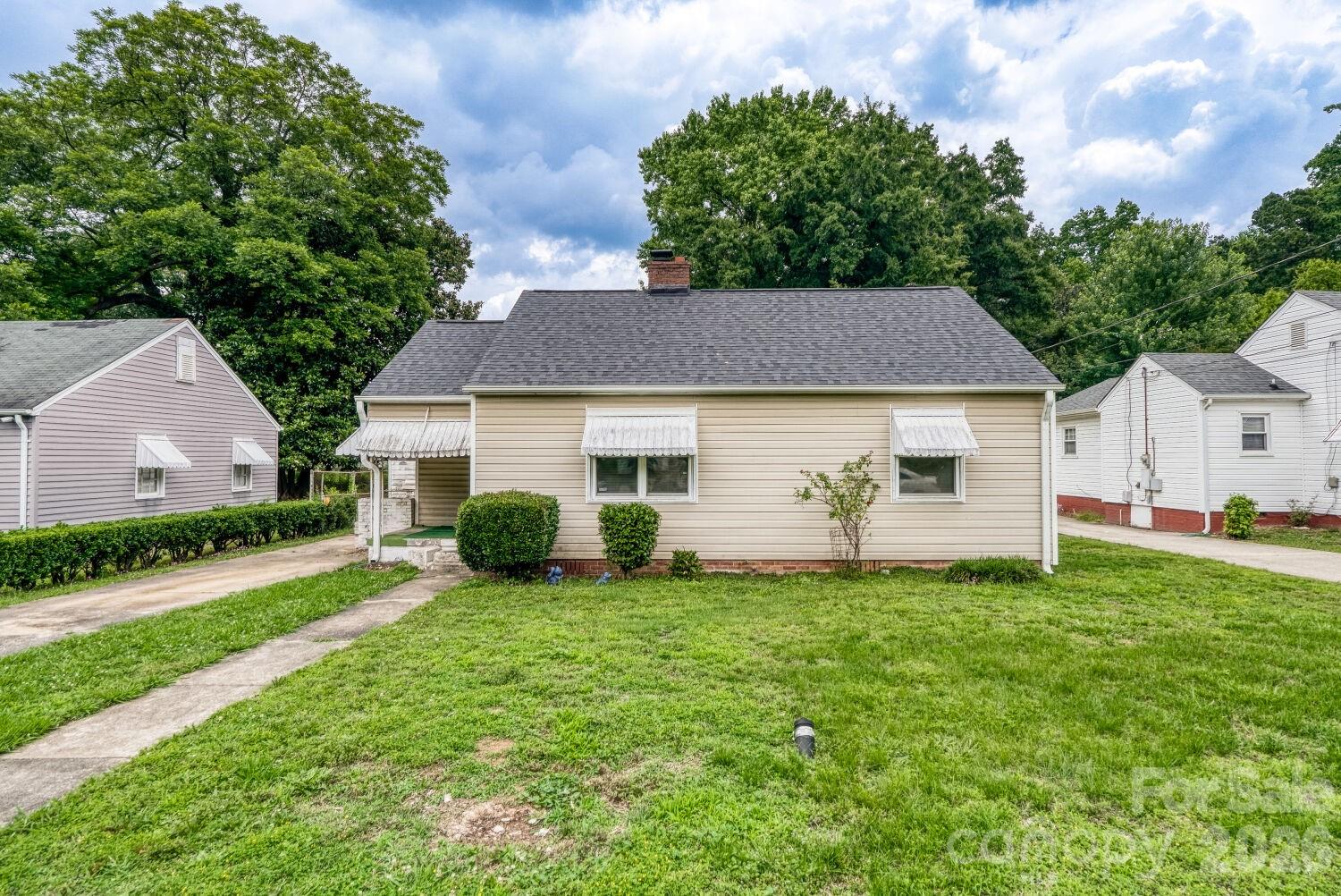 Home for sale at 2316 Edison Street, Charlotte, NC — photo 1 of 11