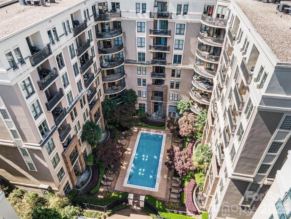 Photo 4 of 718 W Trade Street707, Charlotte, NC