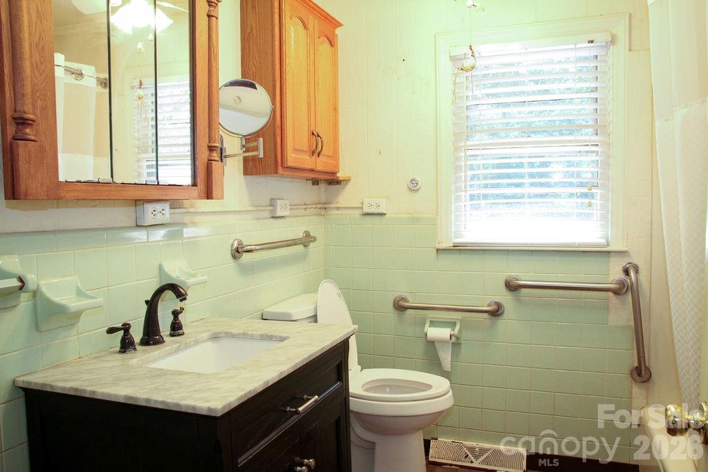 905 S 10th Street, Bessemer City, NC - photo 17 of 40