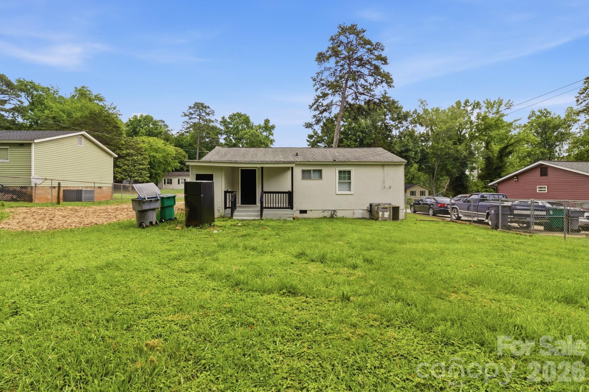 Photo 16 of 2732 Thornton Road, Charlotte, NC