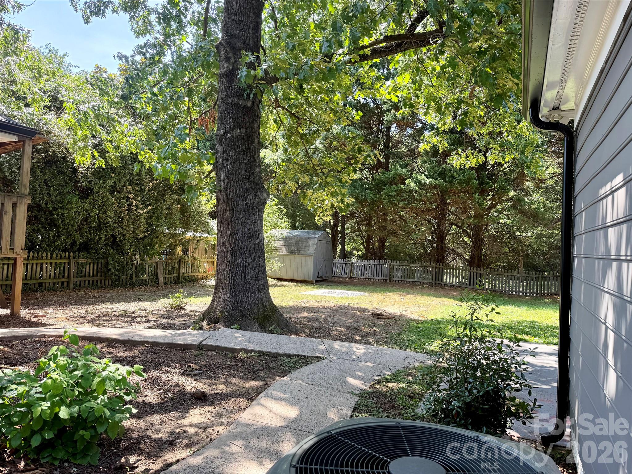 Photo 5 of 4015 Thistledown Court8, Charlotte, NC