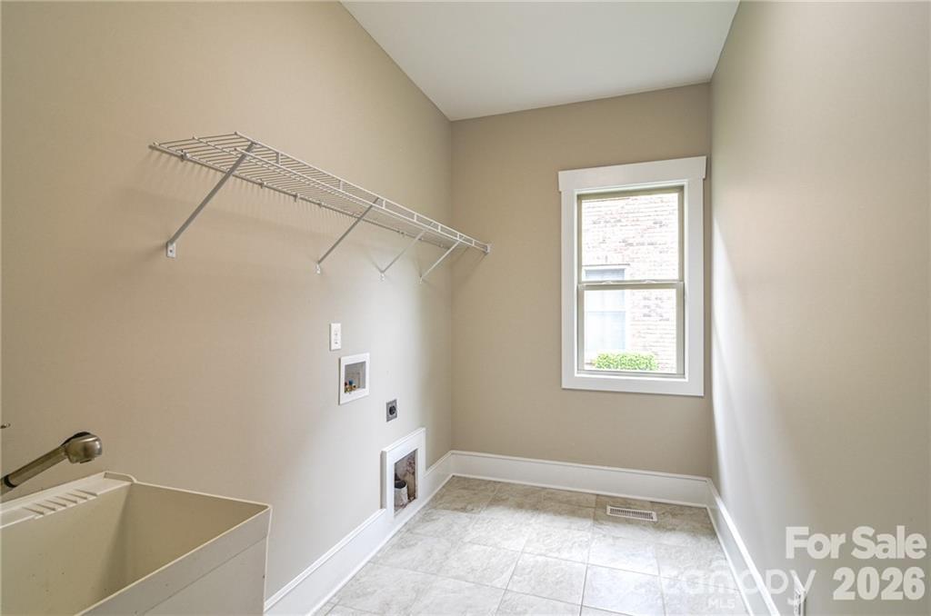 Photo 23 of 10136 Fairlea Drive, Charlotte, NC