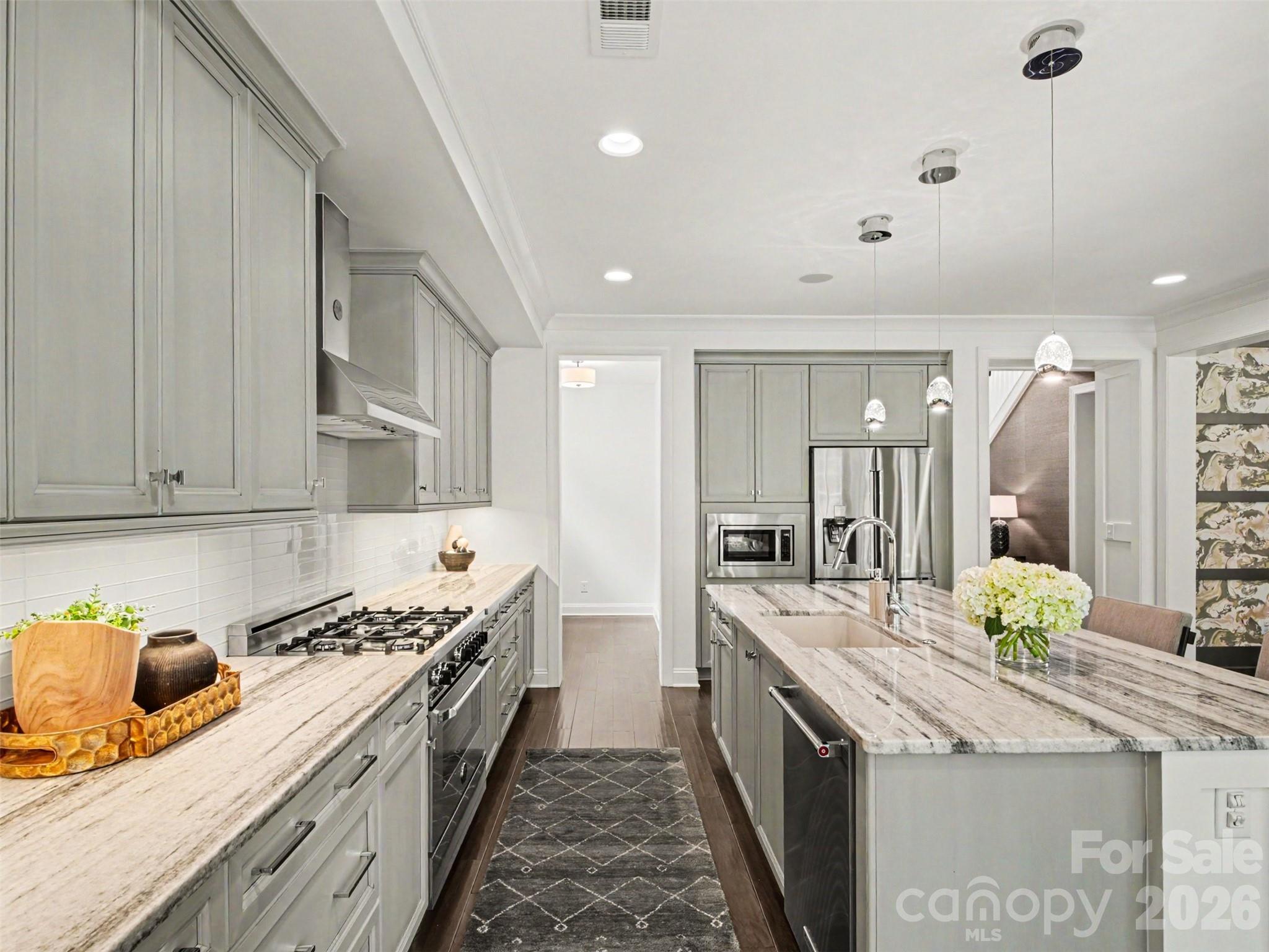 1020 N Sharon Amity Road, Charlotte, NC - photo 13 of 47