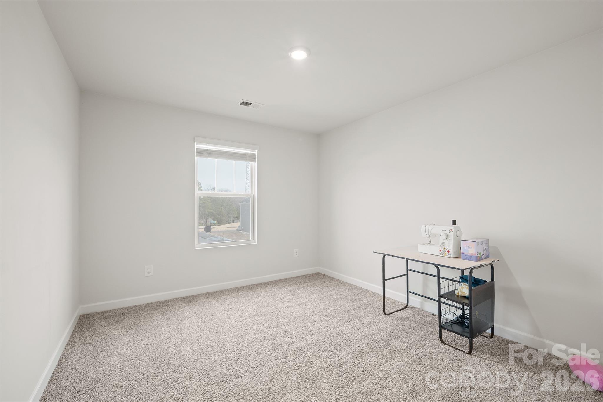 Photo 18 of 13022 KENWORTH Road, Charlotte, NC