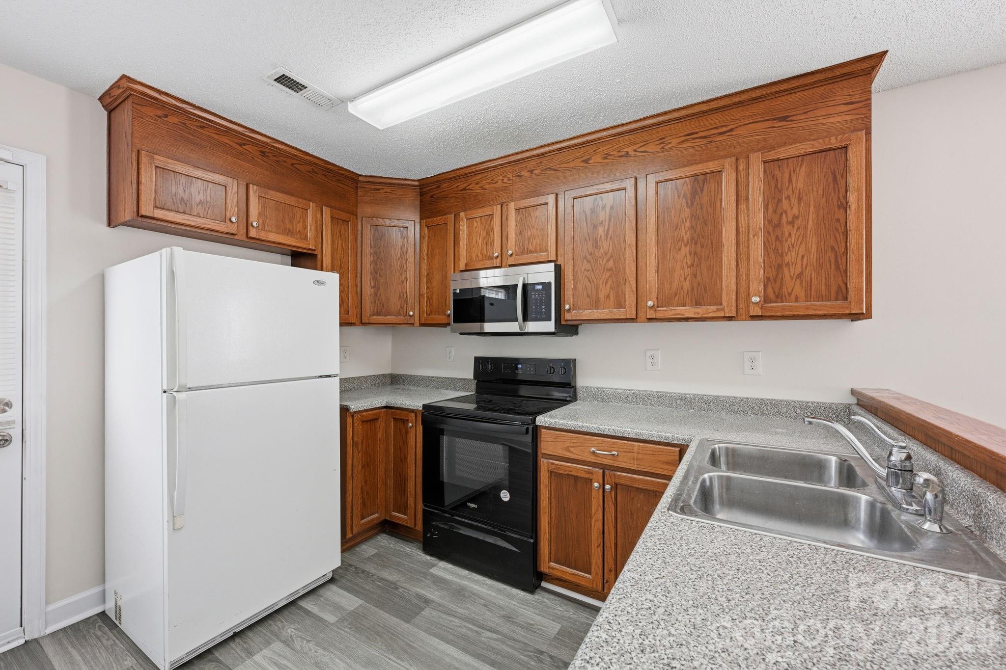915 Barracuda Avenue, Statesville, NC - photo 7 of 26