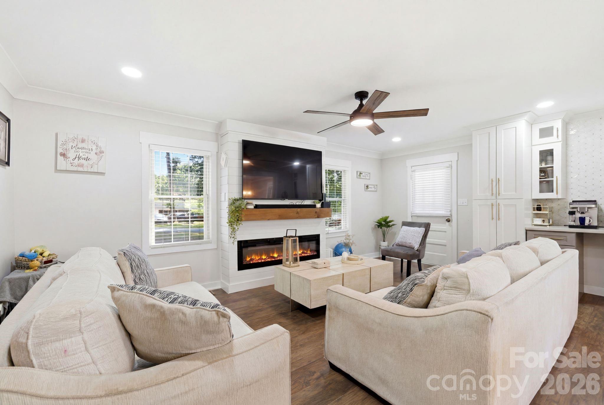 701 E Iowa Avenue, Bessemer City, NC - photo 4 of 42