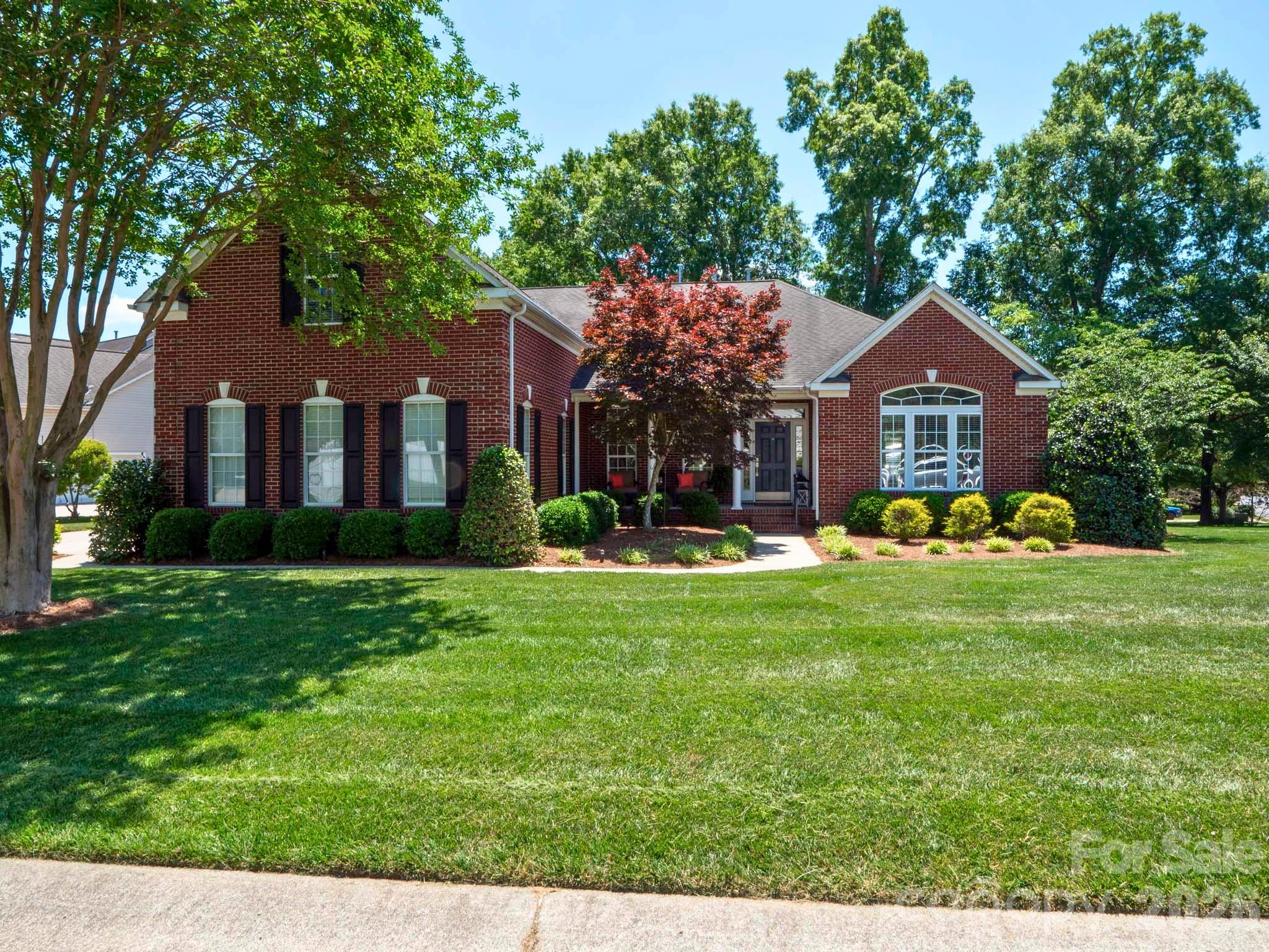1000 Irish Moss Lane, Matthews, NC