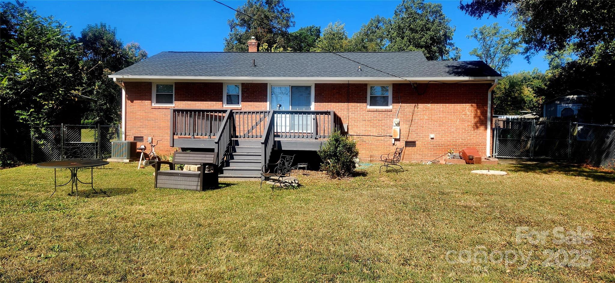 Photo 3 of 5511 Radford Avenue, Charlotte, NC